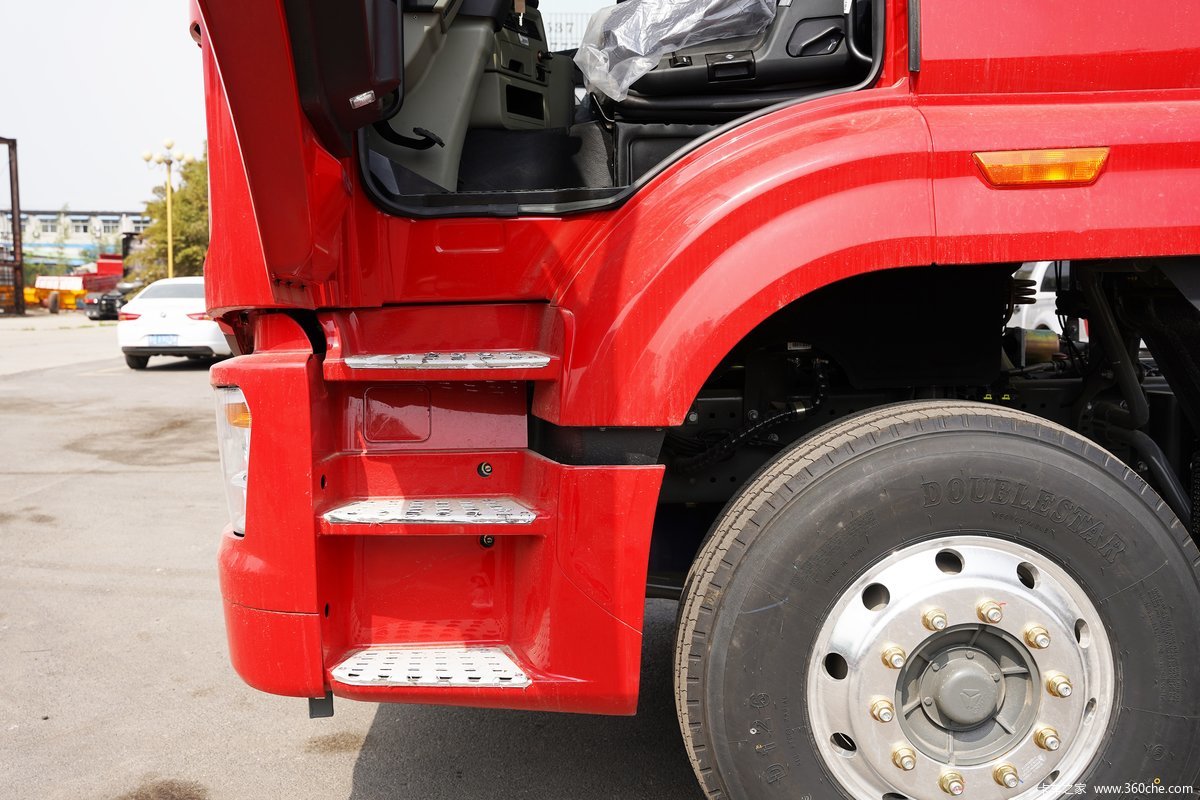 【图】中国重汽 豪沃N7W重卡 460马力 6X4 子母牵引车(母车)(ZZ4257V344JF1)_实拍图片_1439278_卡车之家