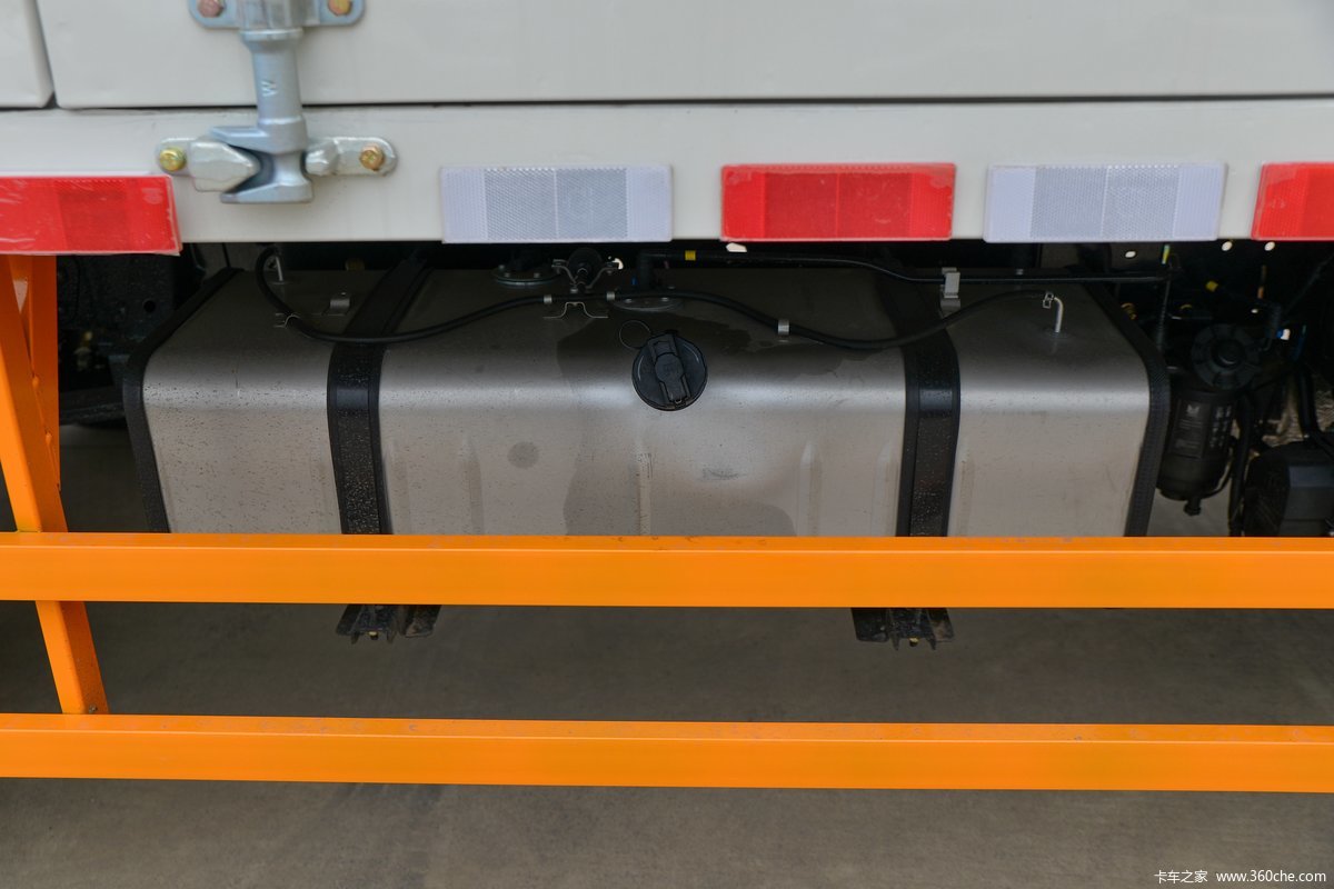 【图】江铃 顺达宽体 122马力 4.2米单排厢式轻卡(国六)(JX5042XXYTG26)_实拍图片_1440325_卡车之家