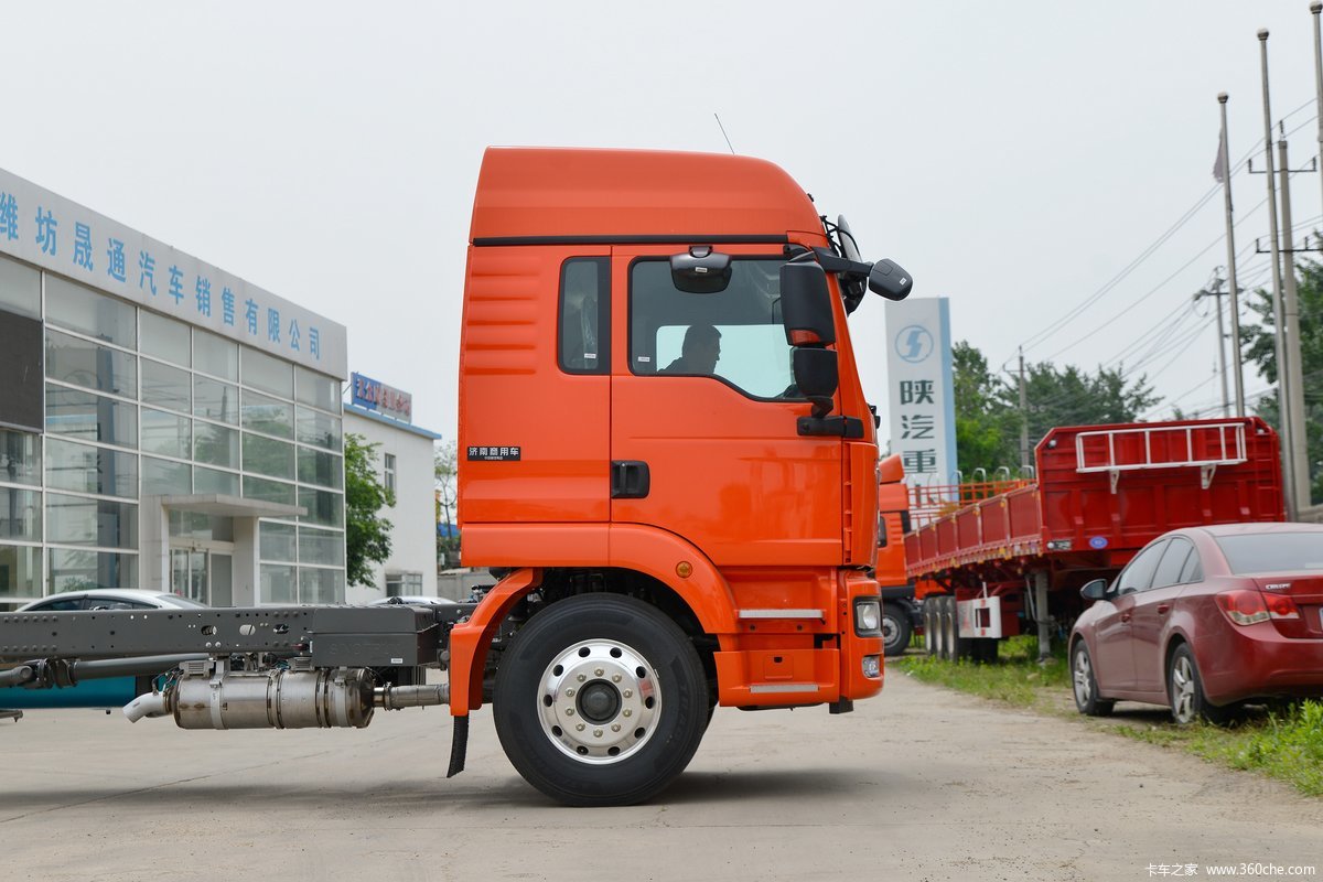 【图】中国重汽 汕德卡SITRAK G5重卡 270马力 4X2 6.8米厢式载货车(国六)(ZZ5186XXYK501GF1)_实拍图片 ...