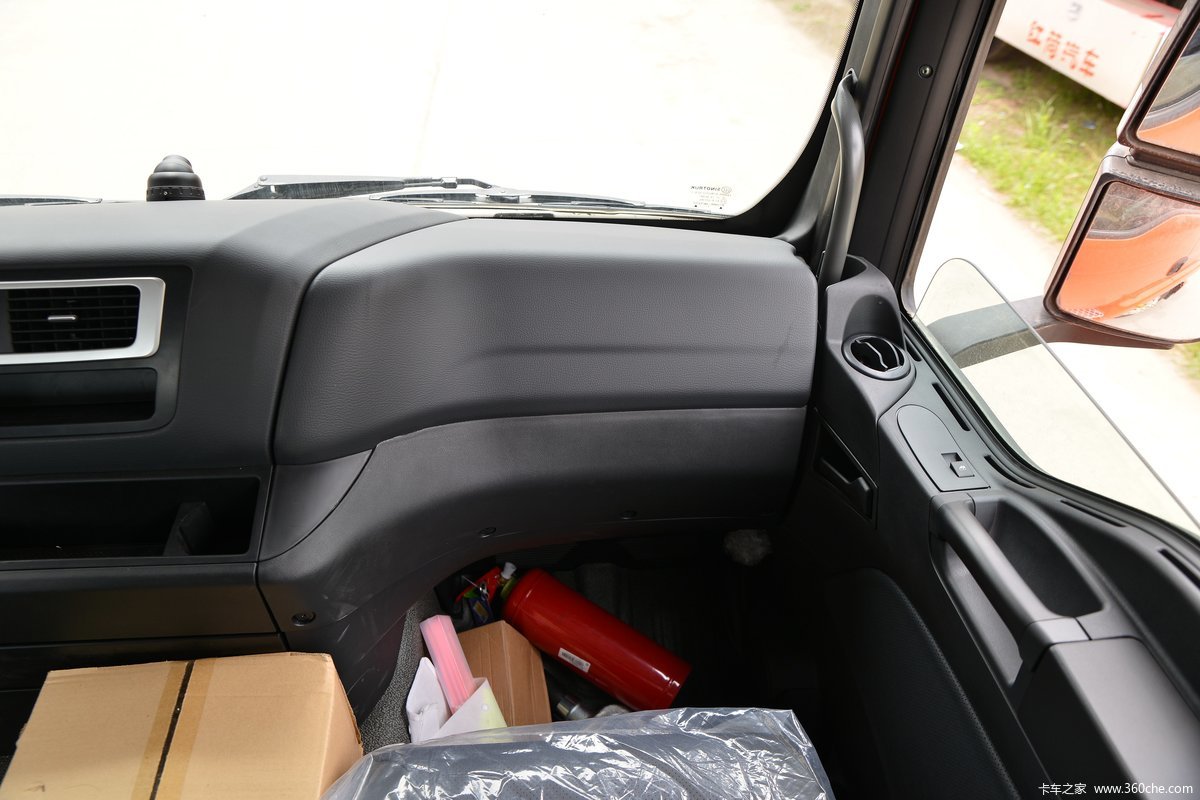 【图】中国重汽 汕德卡SITRAK G5重卡 270马力 4X2 6.8米厢式载货车(国六)(ZZ5186XXYK501GF1)_实拍图片 ...