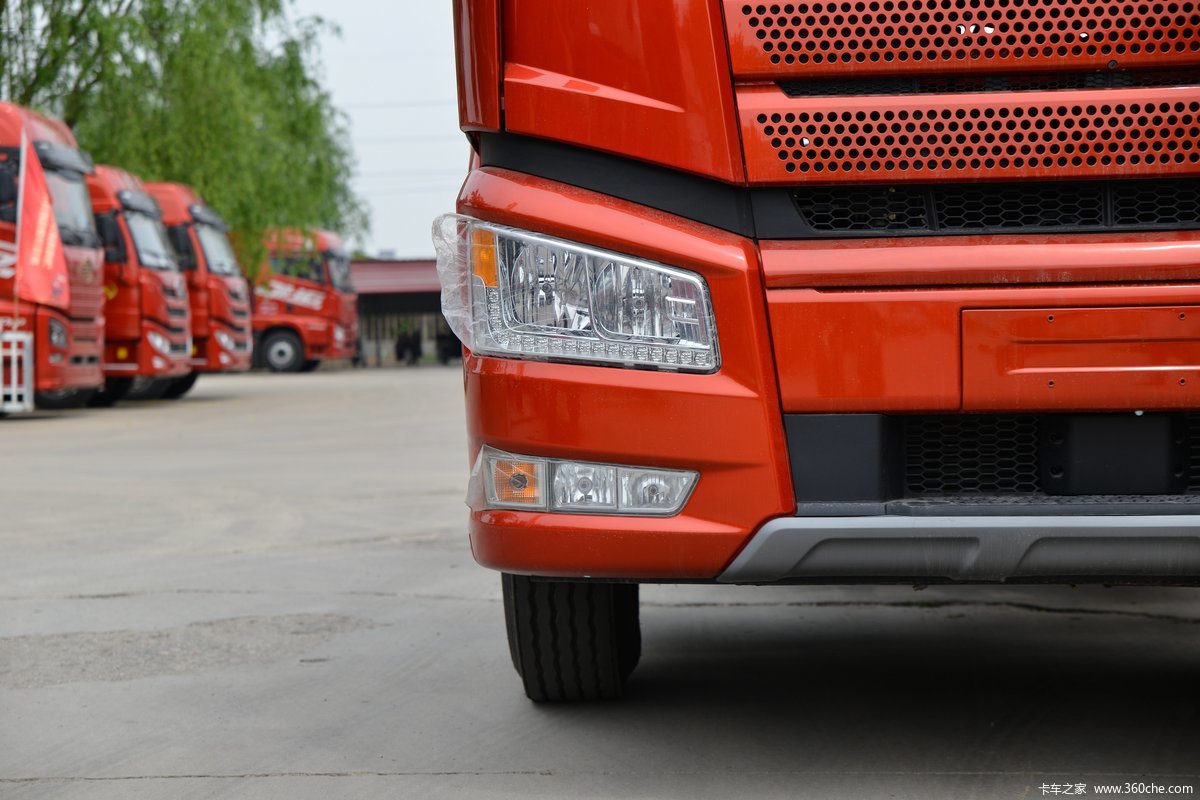 【图】一汽解放 新J6P重卡 质惠版3.0 460马力 6X4 AMT自动挡危险品牵引车(国六)(CA4250P66K25T1E6Z)_实拍 ...