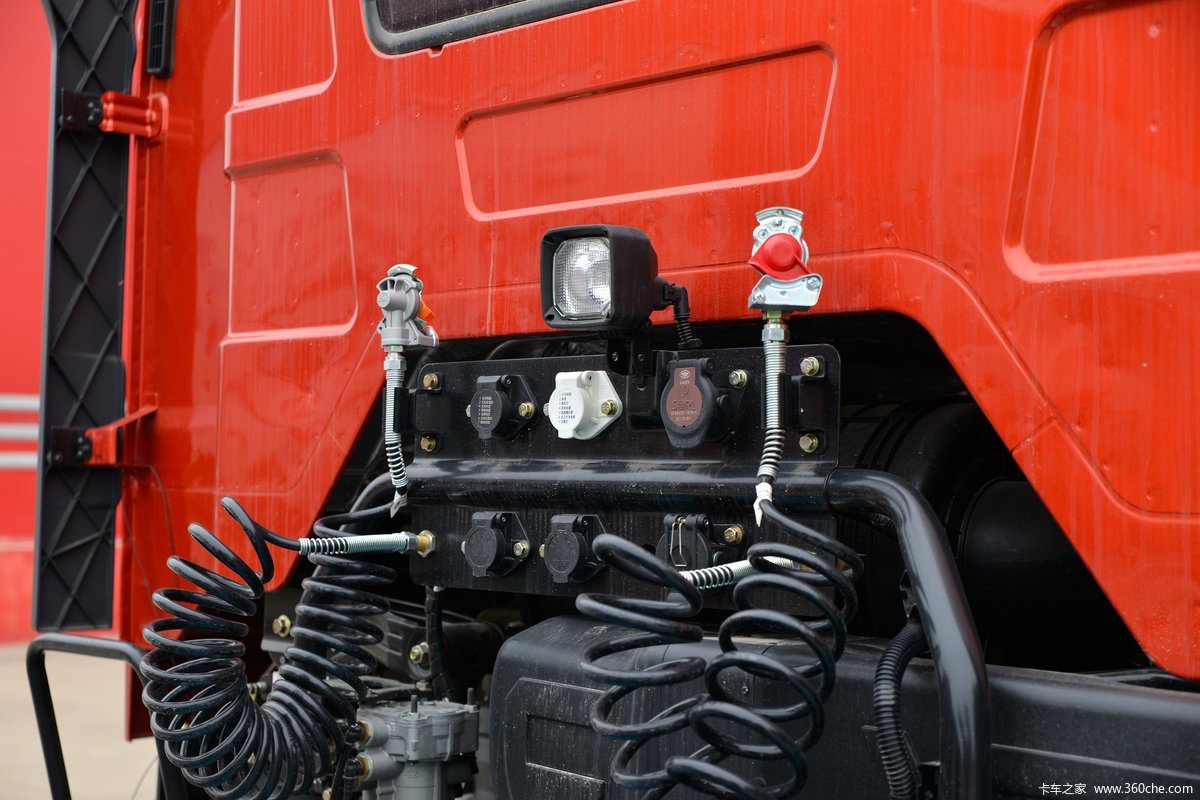 【图】一汽解放 新J6P重卡 定制版 460马力 4X2 AMT自动挡牵引车(国六)(CA4180P66K25E6)_实拍图片_1445222_卡车之家