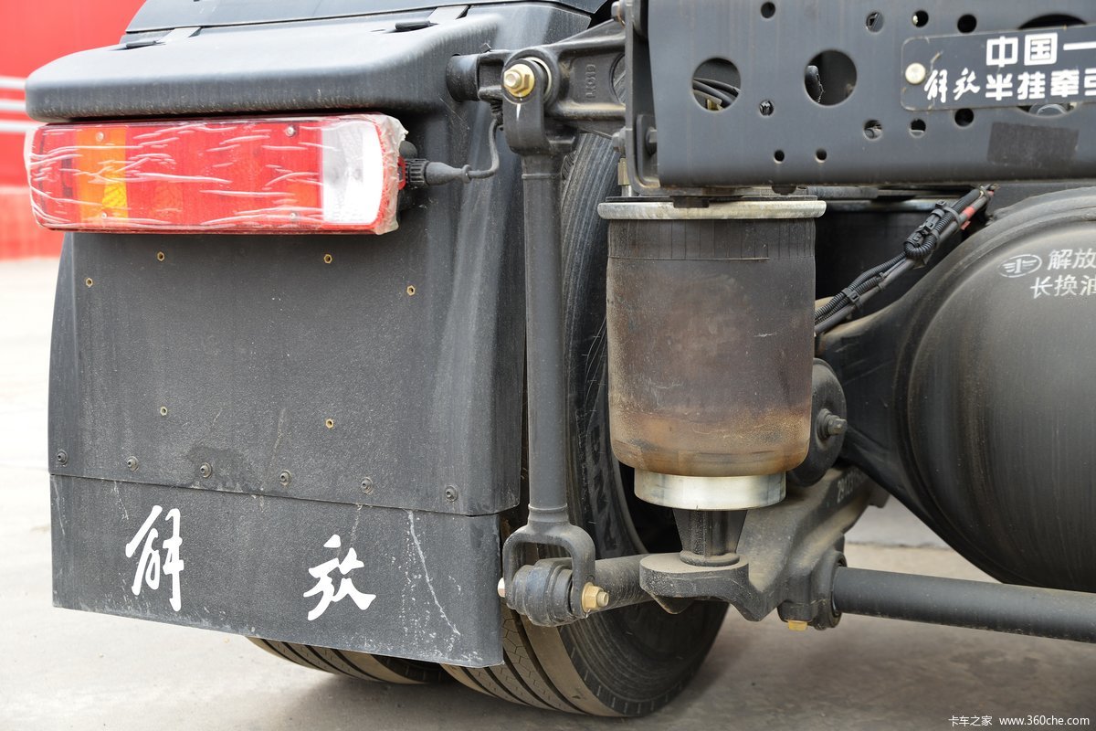 【图】一汽解放 新J6P重卡 定制版 460马力 4X2 AMT自动挡牵引车(国六)(CA4180P66K25E6)_实拍图片_1445241_卡车之家