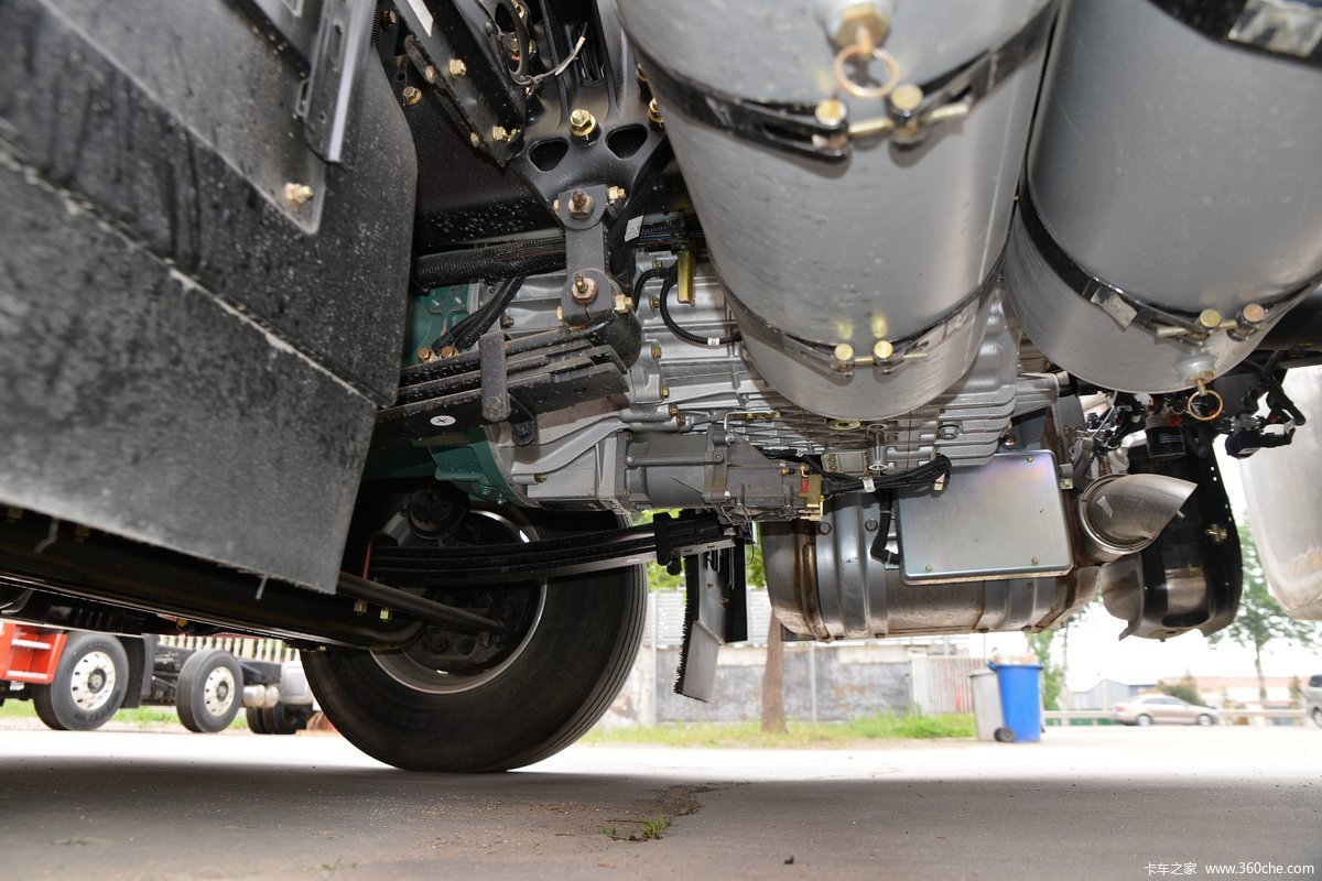 【图】一汽解放 新J6P重卡 定制版 460马力 4X2 AMT自动挡牵引车(国六)(CA4180P66K25E6)_实拍图片_1445258_卡车之家