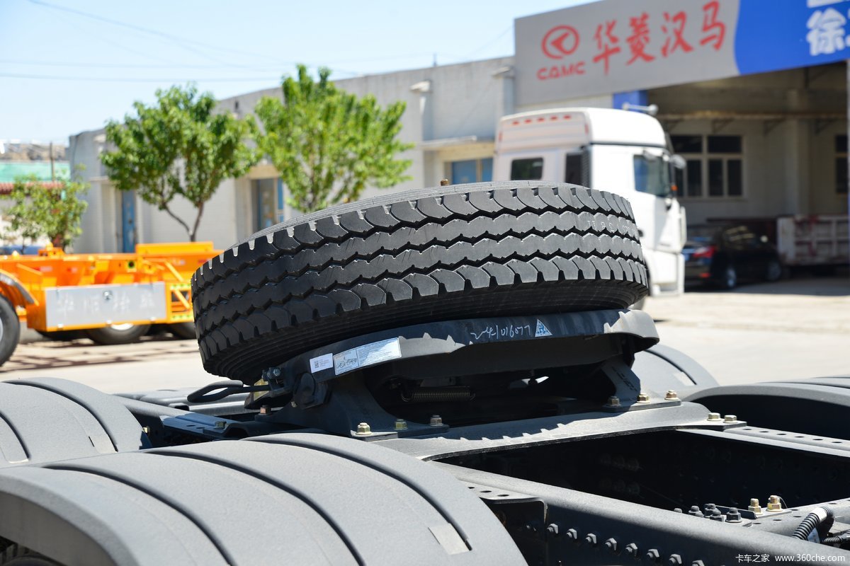 【图】福田 欧曼EST 穿越版 560马力 6X4 AMT自动挡牵引车(国六)(BJ4259Y6DHL-01)_实拍图片_1456063_卡车之家