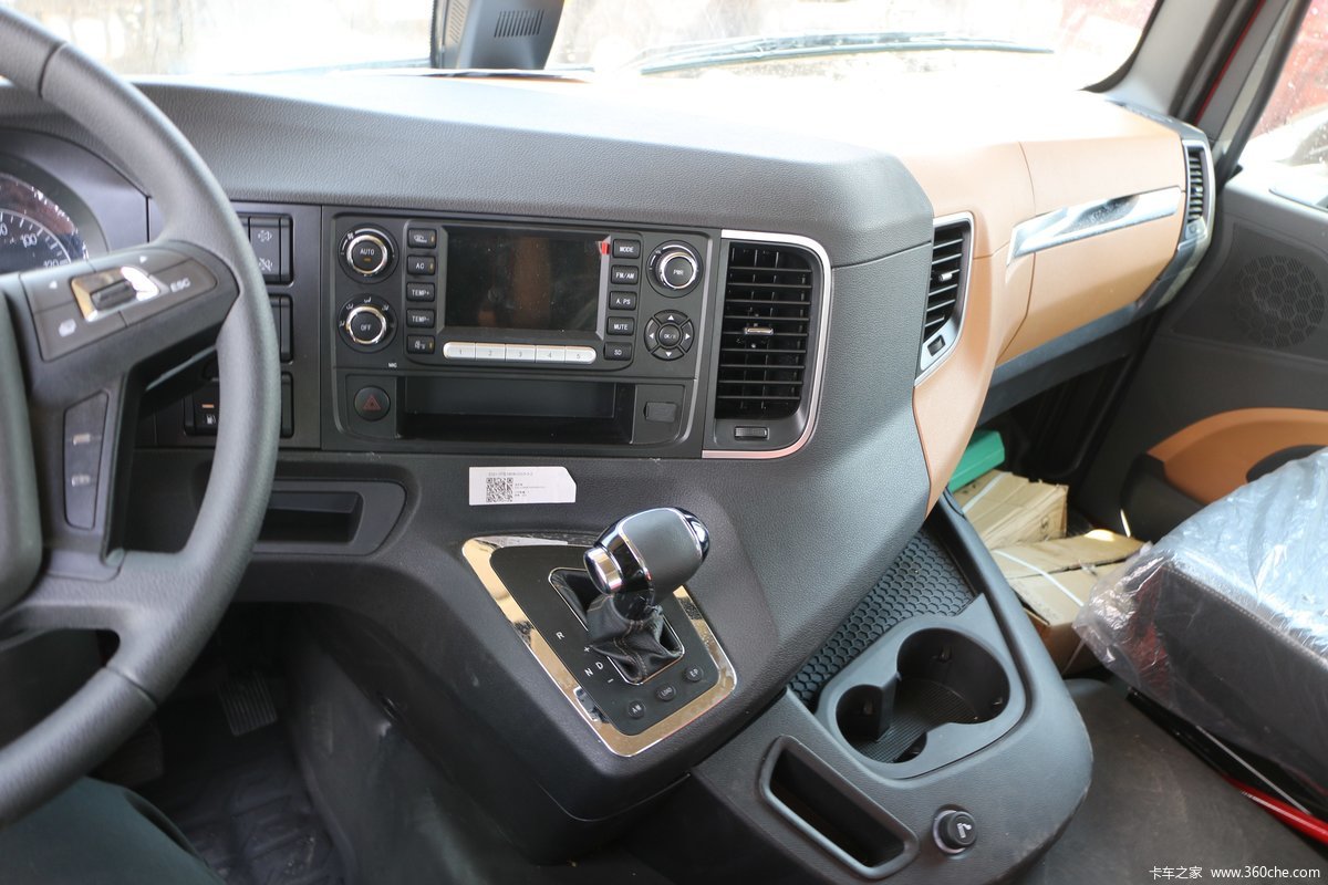 【图】陕汽重卡 德龙H6000 480马力 6X4 AMT自动挡牵引车(国六)(SX4259RD4Q1)_实拍图片_1459574_卡车之家