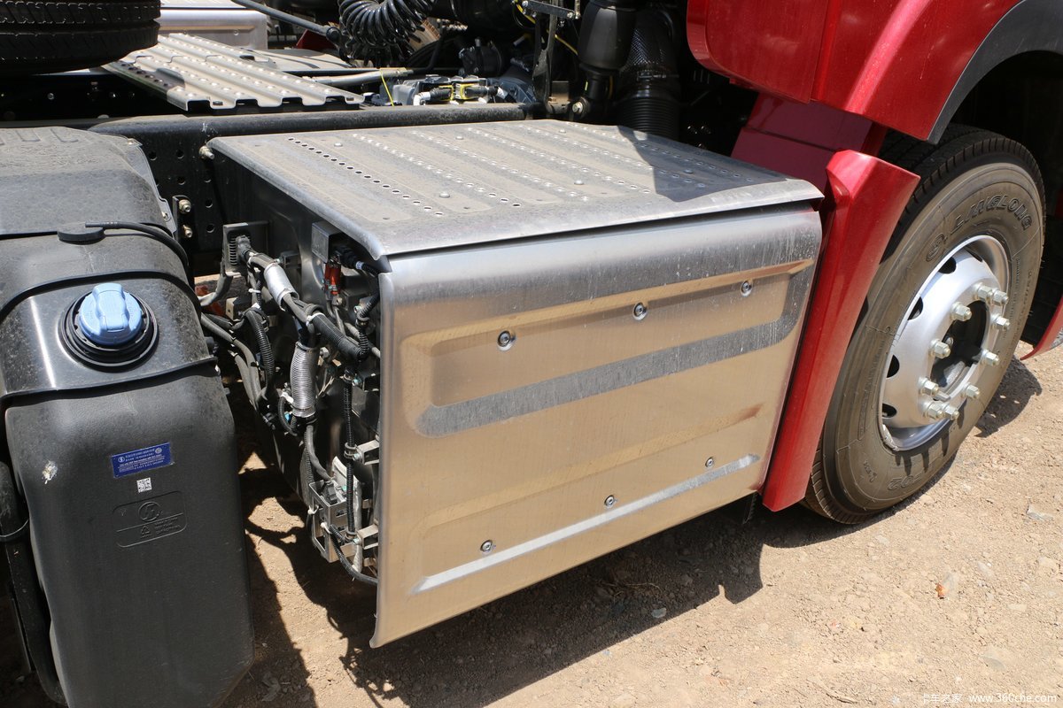 【图】陕汽重卡 德龙H6000 480马力 6X4 AMT自动挡牵引车(国六)(SX4259RD4Q1)_实拍图片_1459634_卡车之家