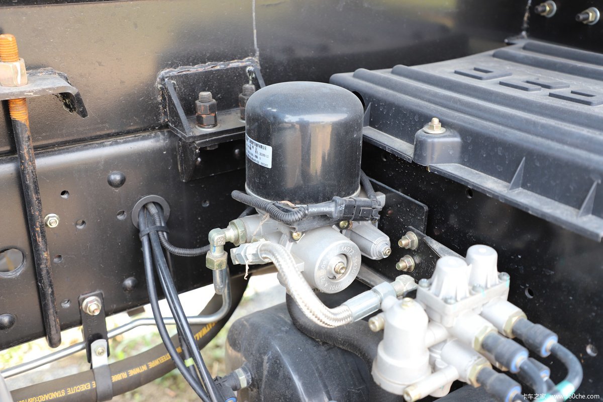 【图】东风 福瑞卡R6 184马力 4X2 4.3米自卸车(国六)(EQ3186S8EDF)_实拍图片_1461544_卡车之家