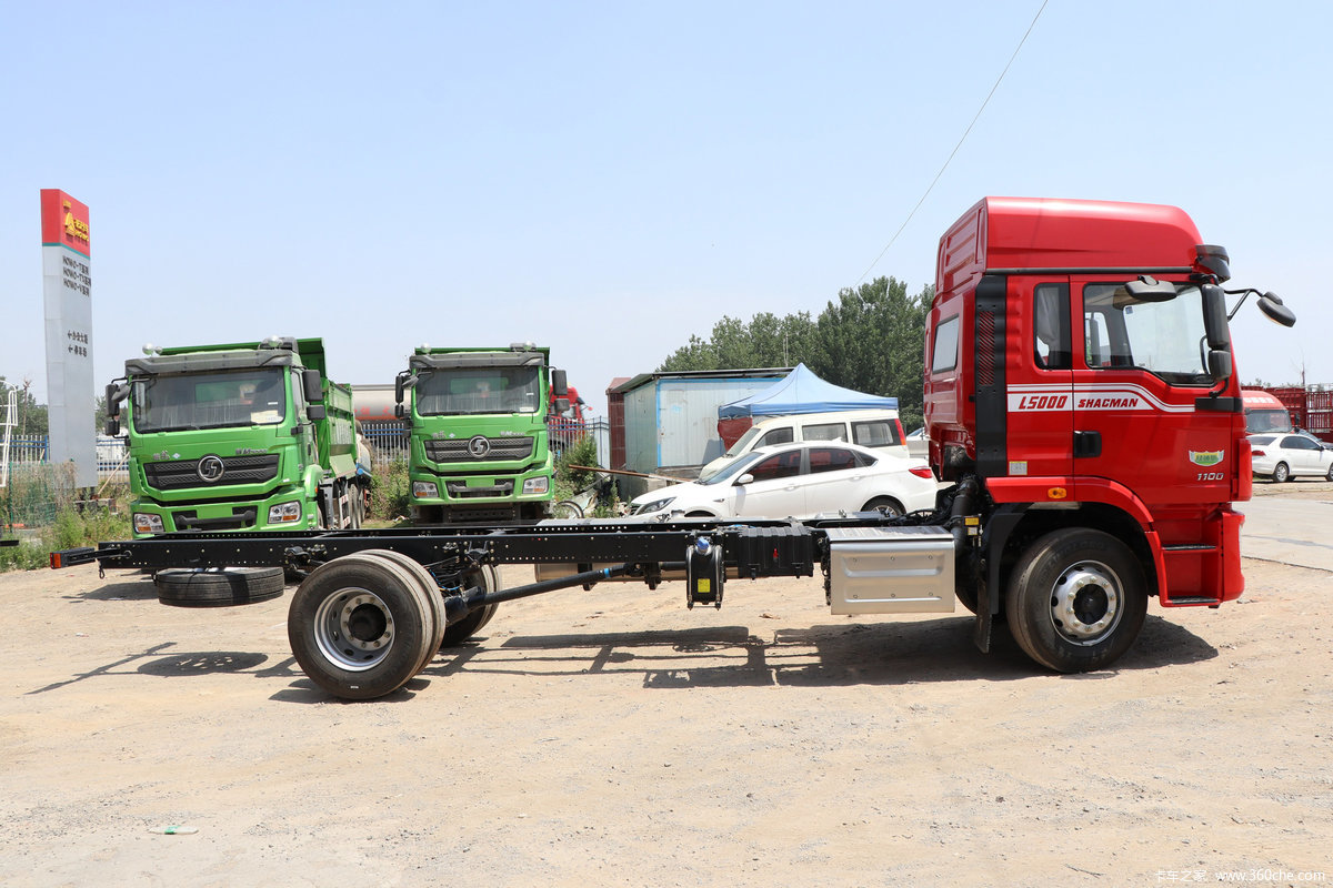 【图】陕汽重卡 德龙L5000 轻量化版 270马力 4X2 6.8米仓栅式载货车(高顶)(国六)(SX5189CCYLA501F2)_实拍 ...