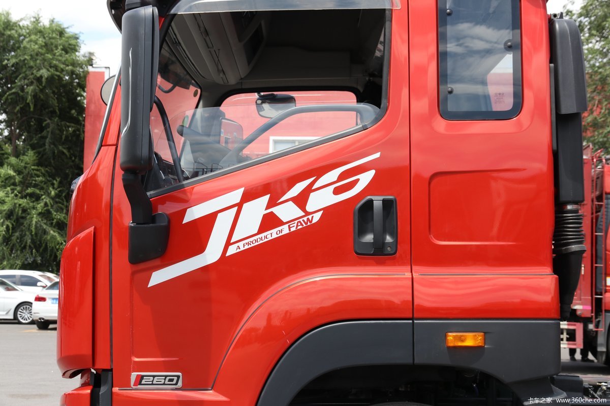 【图】青岛解放 JK6中卡 260马力 4X2 6.8米厢式载货车(国六)(CA5180XXYP28K1L4E6)_实拍图片_1472270_卡车之家