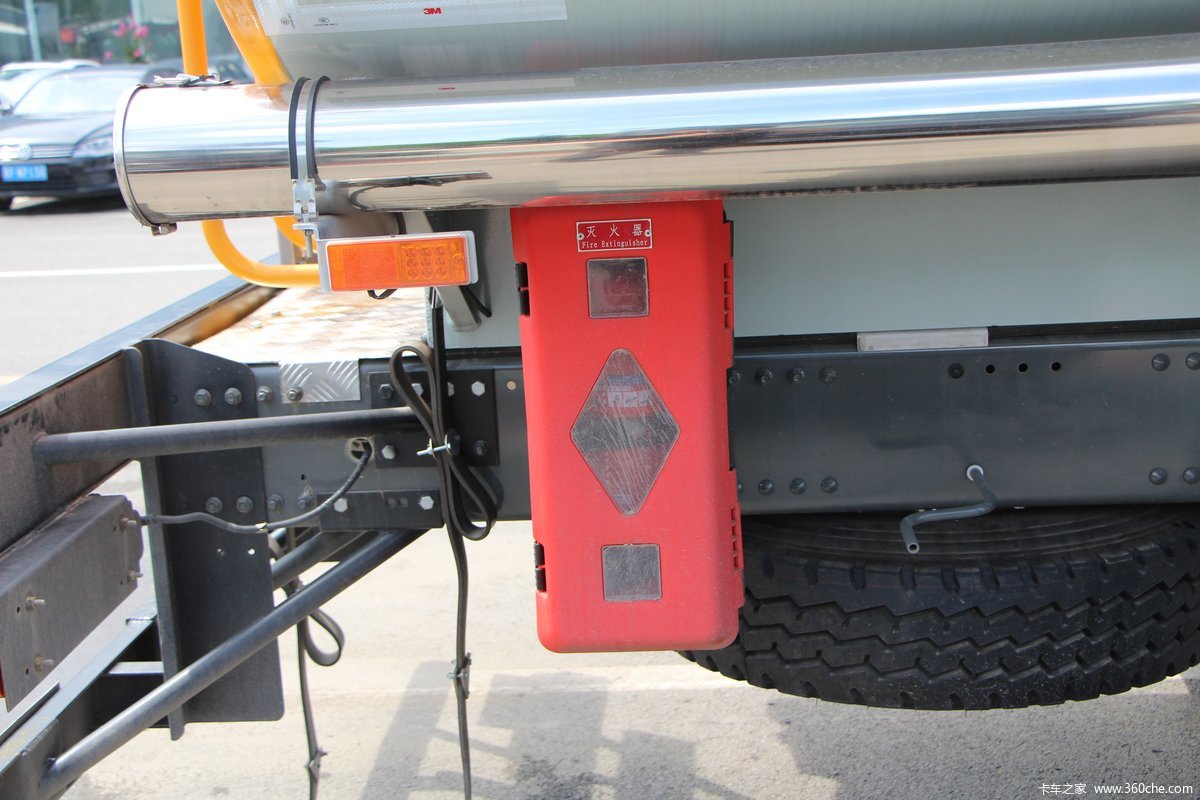 【图】中国重汽 HOWO TX 350马力 8X4 运油车(岱阳牌)(TAG5325GYY)_实拍图片_1473355_卡车之家