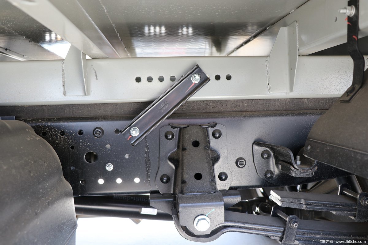 【图】江淮 帅铃S7 160马力 4.12米单排厢式轻卡(国六)(HFC5048XXYP71K3C7S)_实拍图片_1474411_卡车之家