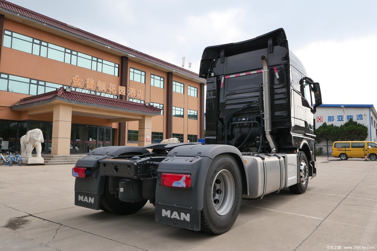 【图】曼(MAN) 新TGX系列重卡 470马力 4X2 牵引车(TGX18.470)(黑色)_实拍图片_1475032_卡车之家