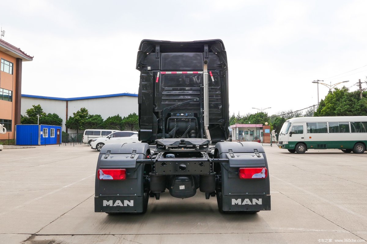 【图】曼(MAN) 新TGX系列重卡 470马力 4X2 牵引车(TGX18.470)(黑色)_实拍图片_1475064_卡车之家