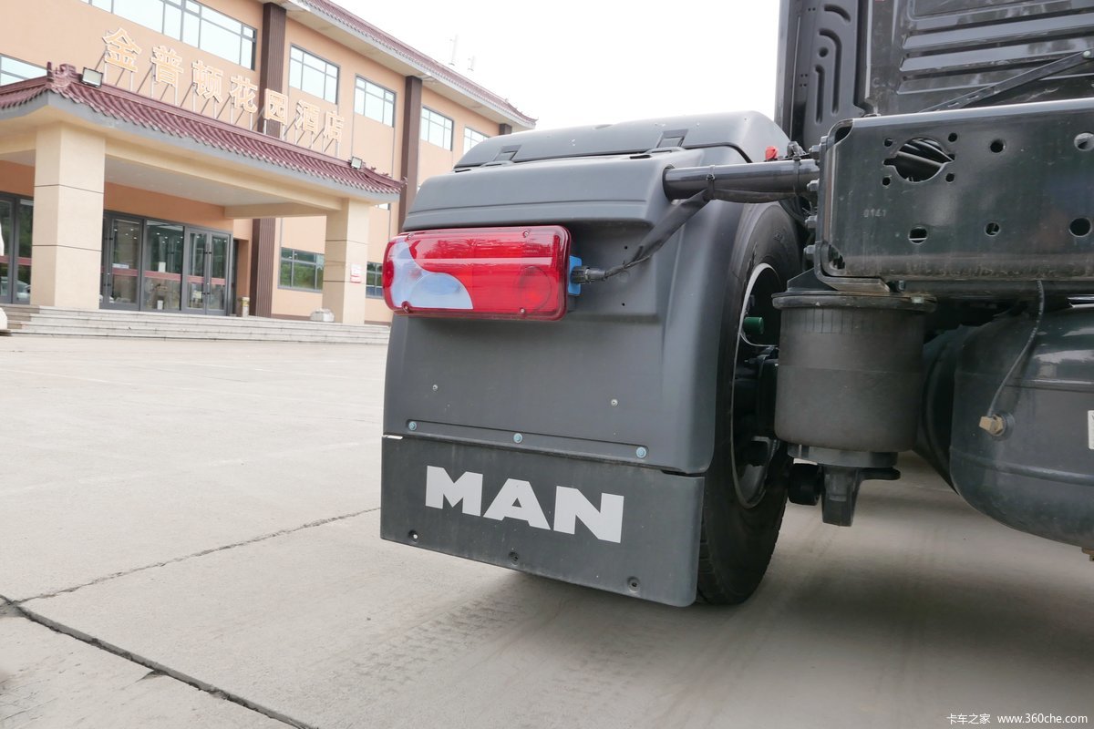 【图】曼(MAN) 新TGX系列重卡 470马力 4X2 牵引车(TGX18.470)(黑色)_实拍图片_1475384_卡车之家