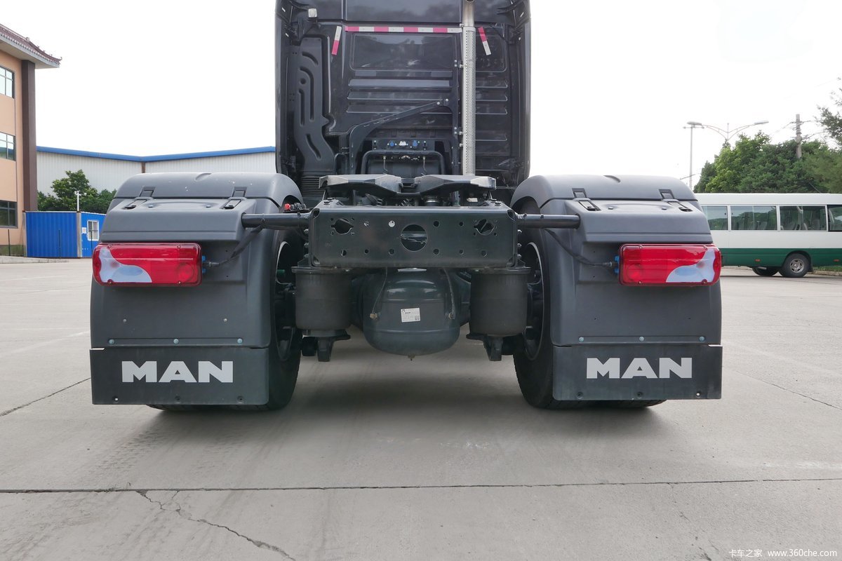【图】曼(MAN) 新TGX系列重卡 470马力 4X2 牵引车(TGX18.470)(黑色)_实拍图片_1475429_卡车之家