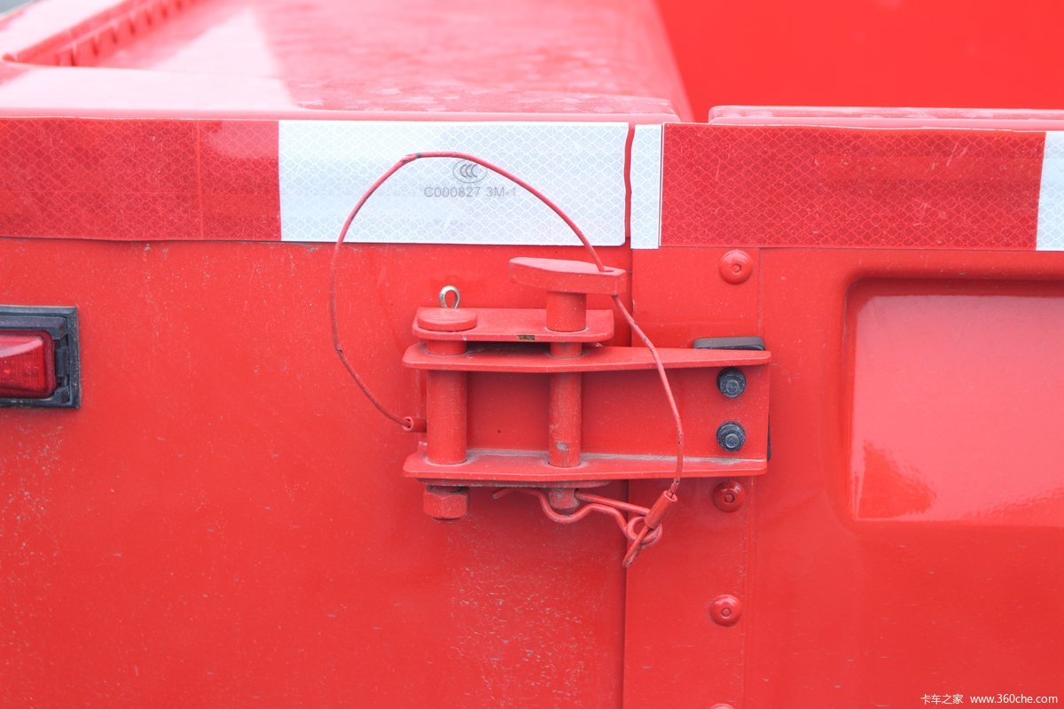 【图】东风 猛士M50 民用版 4L 195马力 柴油 四驱 双排皮卡_实拍图片_1479141_卡车之家