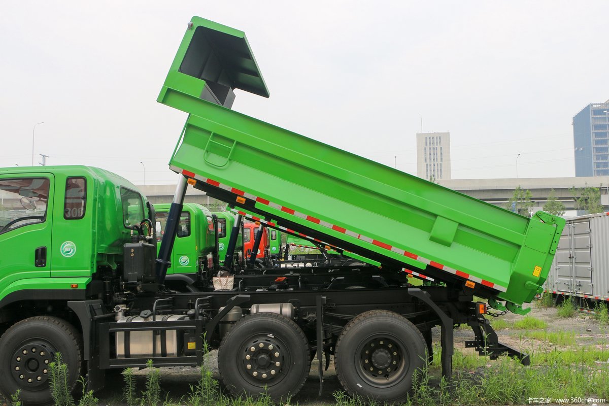 【图】大运 致胜 245马力 6X2 4.3米自卸车(国六)(提升桥)(DYQ3246D6CB)_实拍图片_1482016_卡车之家