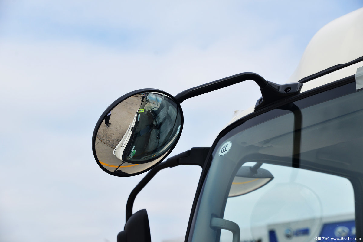 【图】解放 J6F 130马力 4.16米单排厢式轻卡(国六)(CA5040XXYP40K56L2E6A84)_实拍图片_1484041_卡车之家