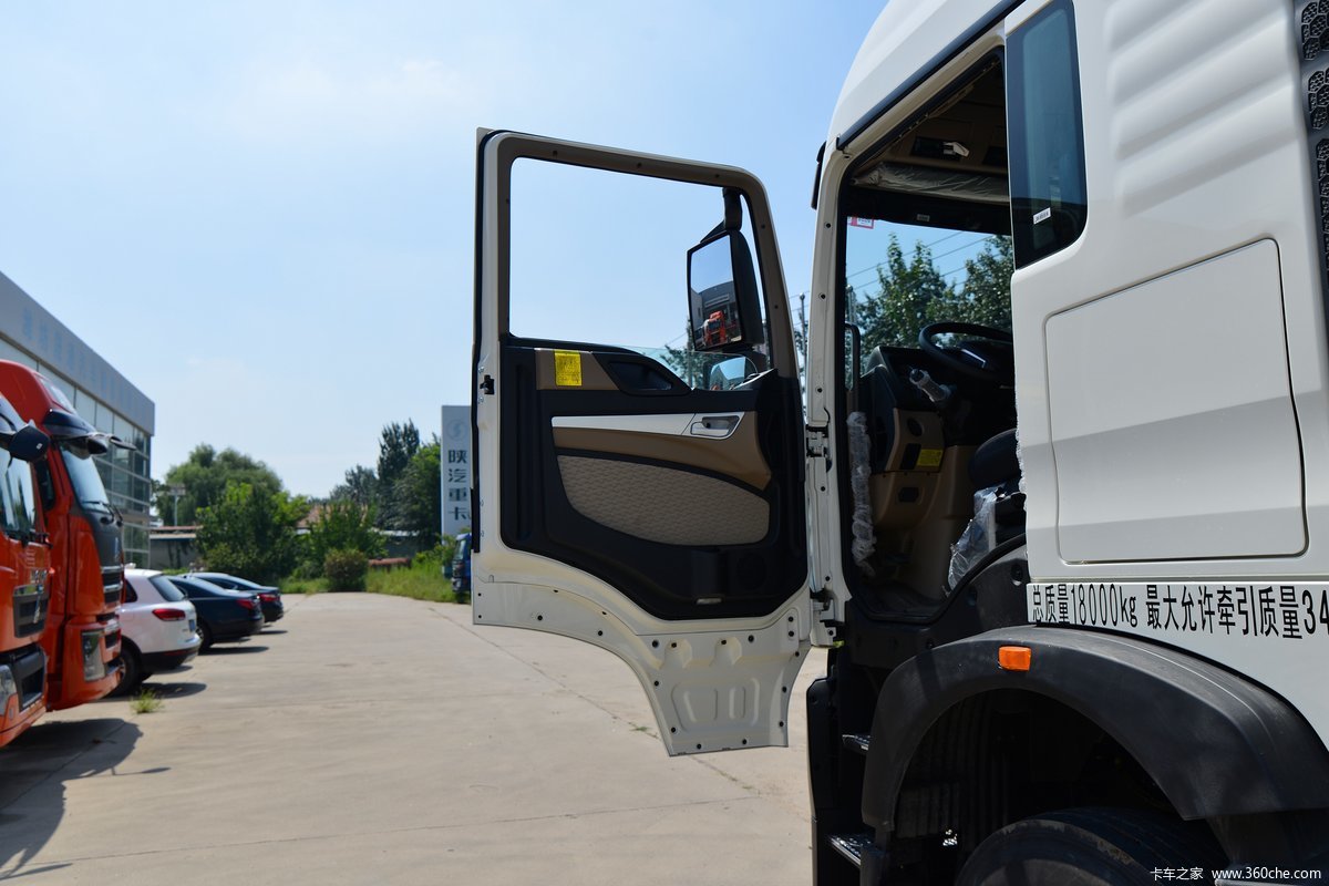 【图】中国重汽 HOWO TX重卡 400马力 4X2 牵引车(国六)(带导流罩)(ZZ4187V361GF1)_实拍图片_1509699_卡车之家