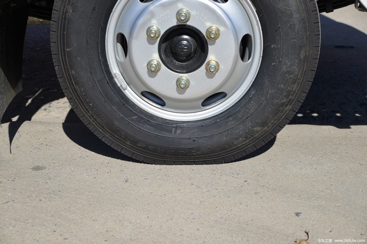 【图】飞碟奥驰 V3系列 150马力 4.15米单排栏板轻卡(国六)(速比4.33)(FD1042W63K6-1)_实拍图片_1511620_卡车之家