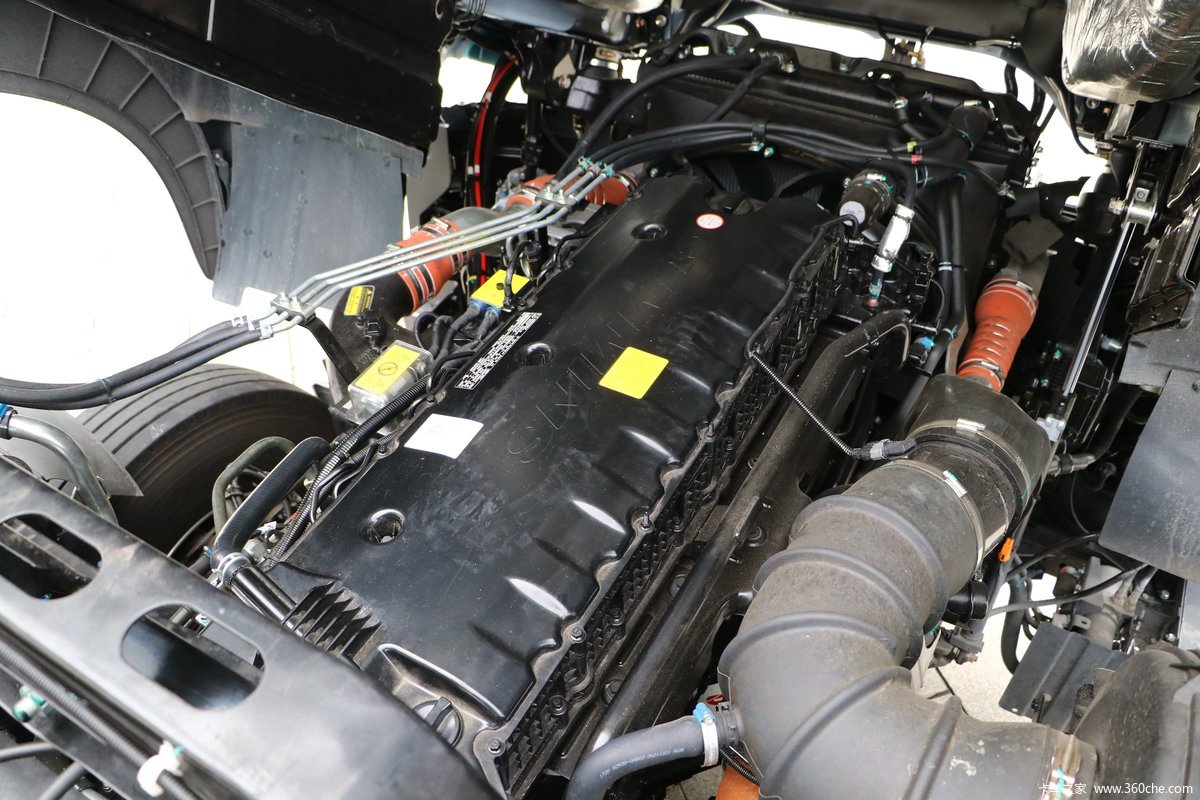 【图】广汽日野 700智臻重卡 560马力 6X4牵引车(国六)(YC4250SSZZK6)_实拍图片_1519634_卡车之家