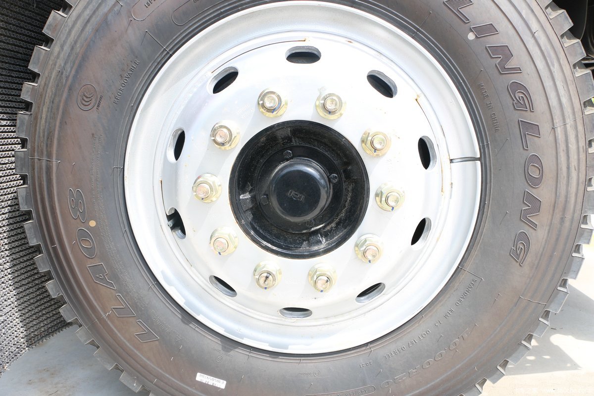 【图】青岛解放 虎VH 190马力 4X2 5.7米自卸车(国六)(CA3180P40K15L4E6A90)_实拍图片_1520614_卡车之家