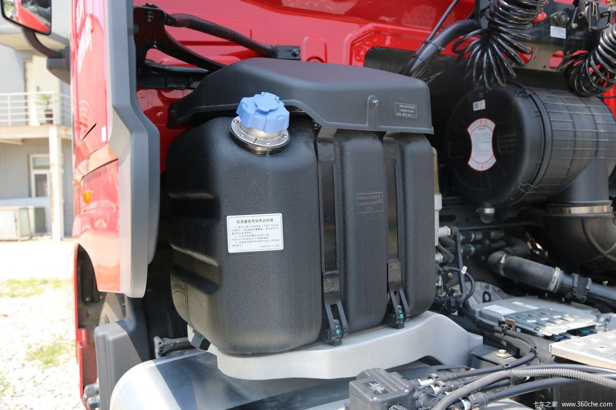 【图】东风商用车 天龙旗舰KX 王者版 600马力 6X4 AMT自动档牵引车(国六)(带液缓)(鼓刹)(双油箱)(DFH4250CX7 ...