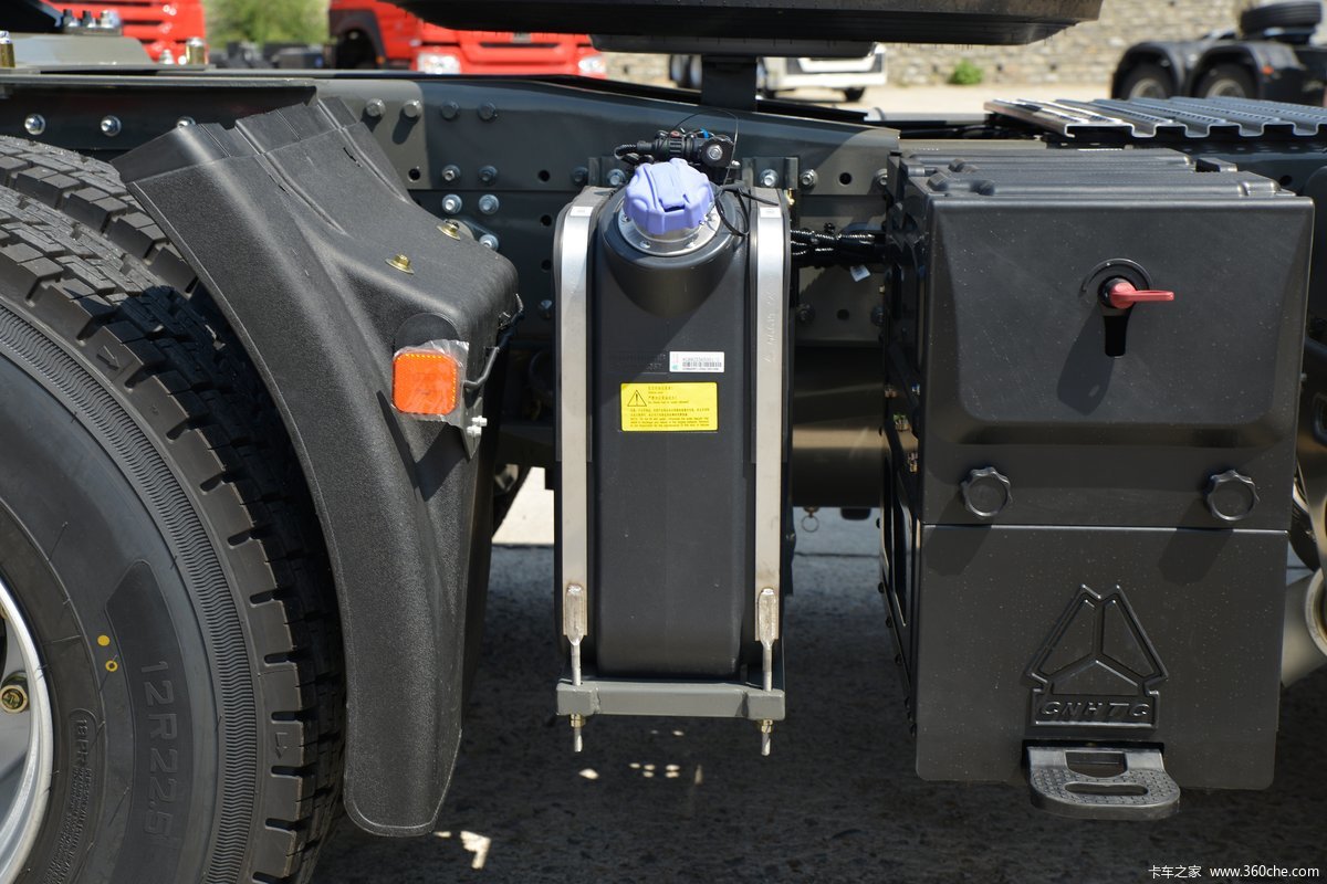 【图】中国重汽 HOWO TX重卡 460马力 6X4 牵引车(国六)(平顶)(ZZ4257V324GF1)_实拍图片_1521913_卡车之家