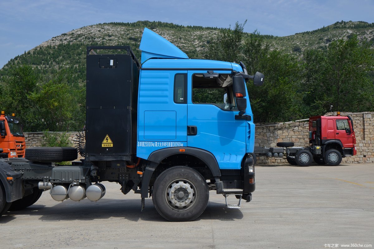 【图】中国重汽 HOWO TX重卡 25T 6X4换电式纯电动牵引车(ZZ4257V384GZ1SBEV)350.07kWh_实拍图片 ...