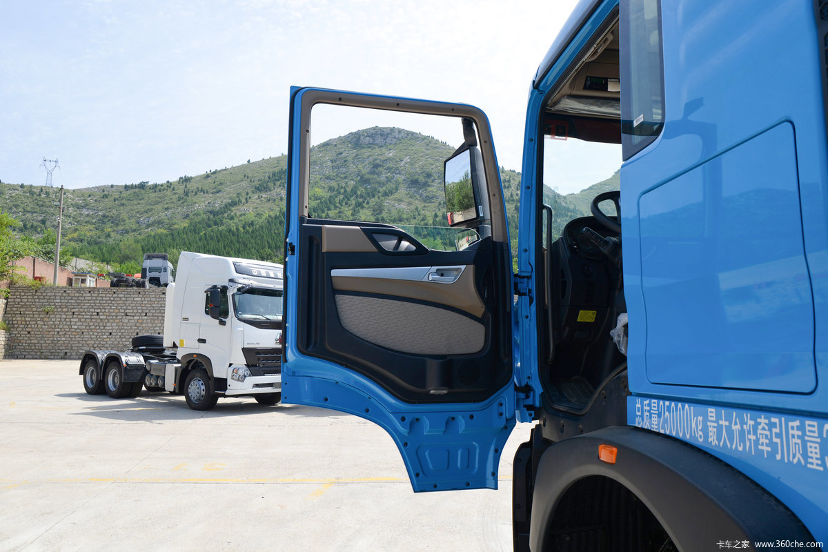 【图】中国重汽 HOWO TX重卡 25T 6X4换电式纯电动牵引车(ZZ4257V384GZ1SBEV)350.07kWh_实拍图片 ...
