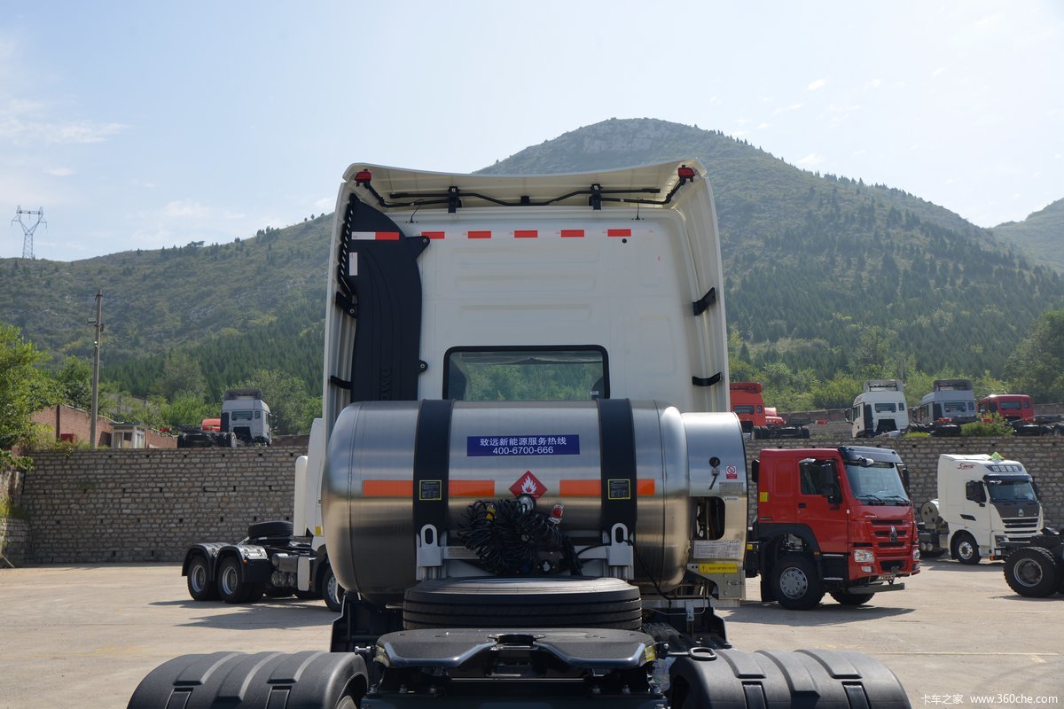 【图】中国重汽 HOWO TH7重卡 460马力 6X4 LNG自动档危险品牵引车(ZZ4257V384HF1LW)_实拍图片_1523758 ...