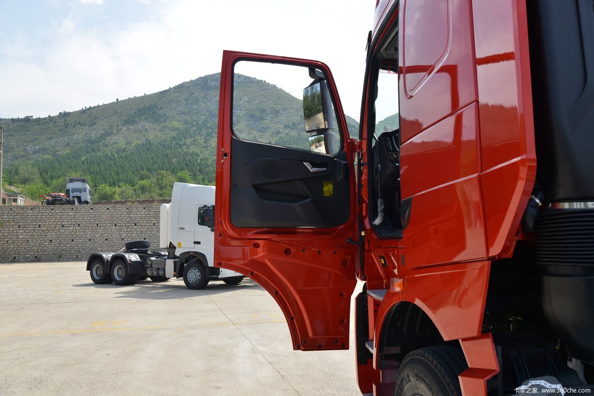 【图】中国重汽 HOWO TH7重卡 540马力 6X4 牵引车(国六)(ZZ4257V324HF1B)_实拍图片_1523838_卡车之家