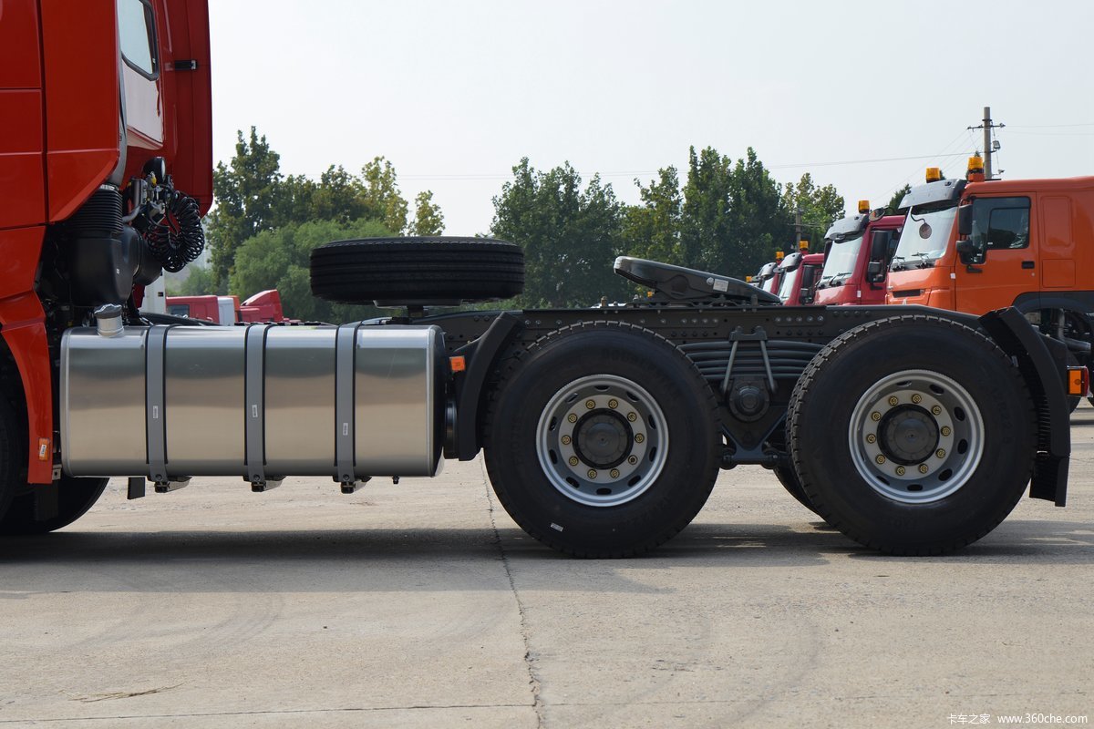 【图】中国重汽 HOWO TH7重卡 540马力 6X4 牵引车(国六)(ZZ4257V324HF1B)_实拍图片_1523848_卡车之家