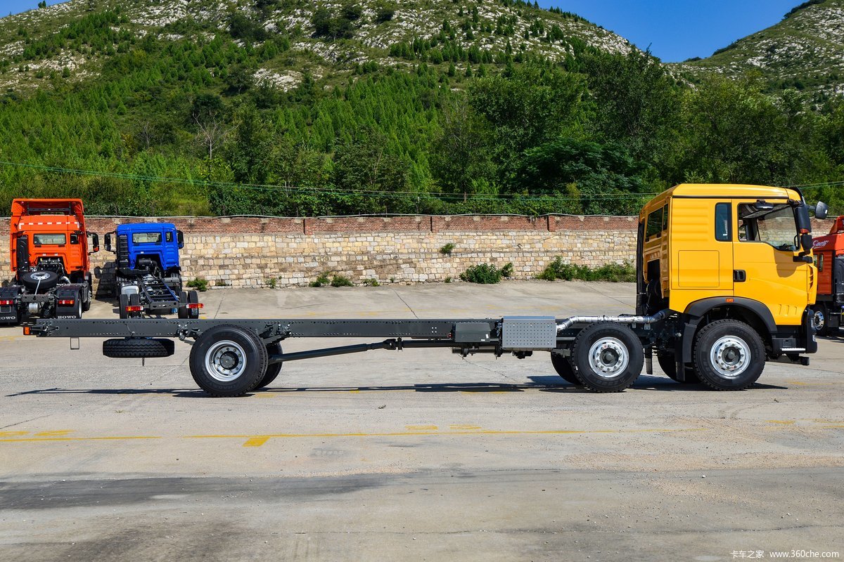 【图】中国重汽 HOWO TX 350马力 6X2 7.8米仓栅式载货车(国六)(速比3.7)(ZZ5257CCYN56CGF1)_实拍图片 ...