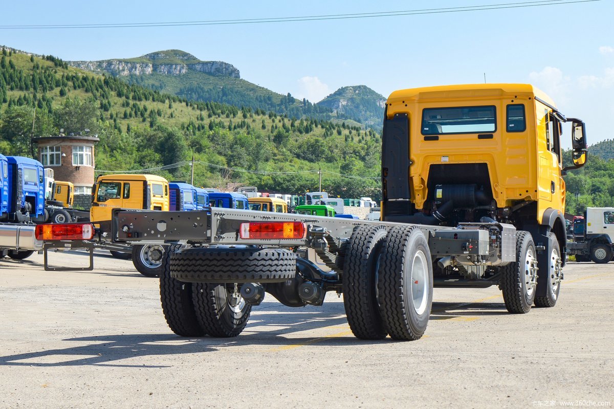 【图】中国重汽 HOWO TX 350马力 6X2 7.8米仓栅式载货车(国六)(速比3.7)(ZZ5257CCYN56CGF1)_实拍图片 ...