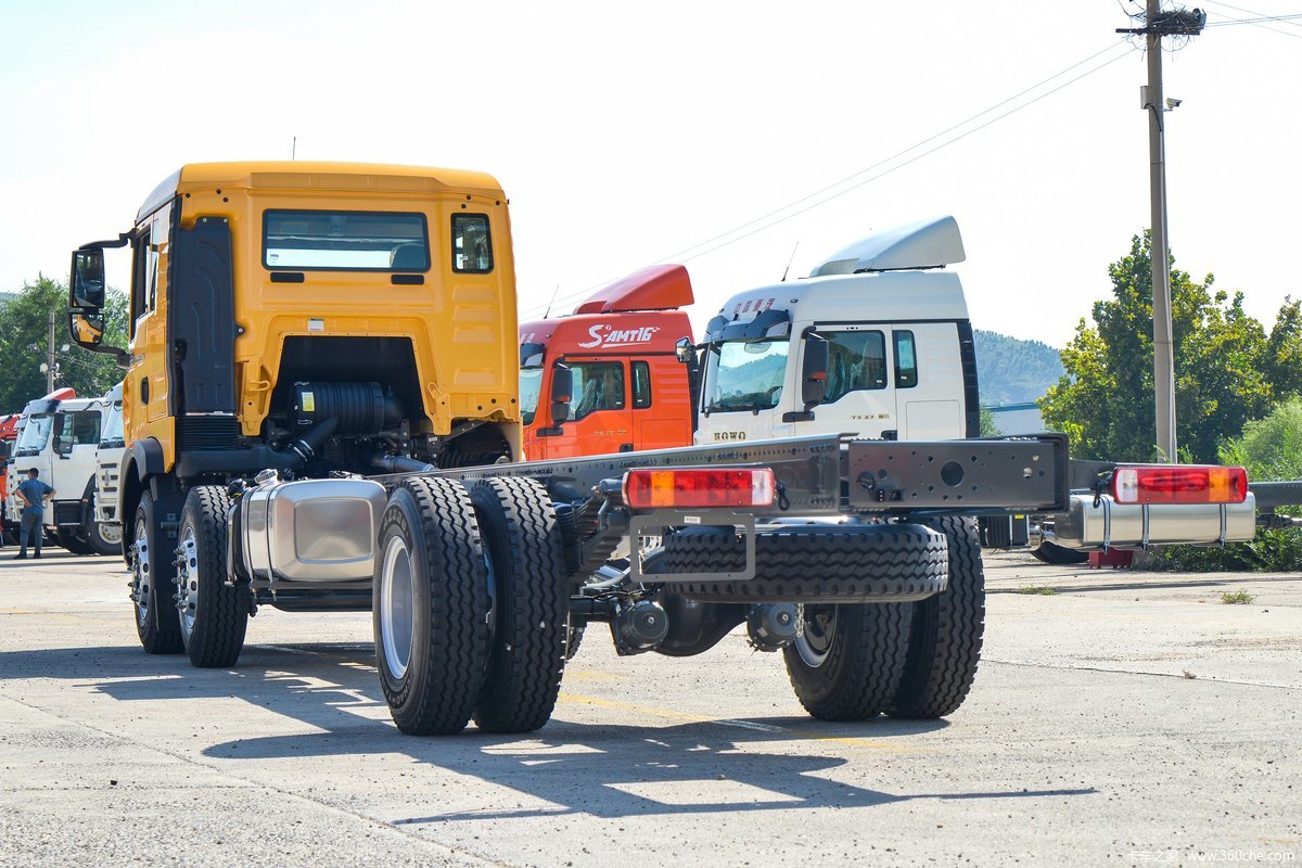 【图】中国重汽 HOWO TX 350马力 6X2 7.8米仓栅式载货车(国六)(速比3.7)(ZZ5257CCYN56CGF1)_实拍图片 ...