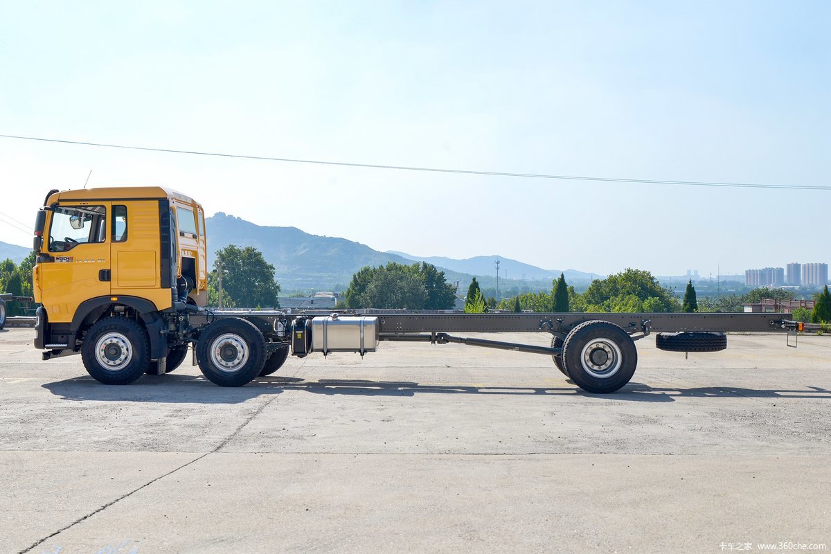 【图】中国重汽 HOWO TX 350马力 6X2 7.8米仓栅式货车(国六)(速比3.7)(ZZ5257CCYN56CGF1)_实拍图片 ...