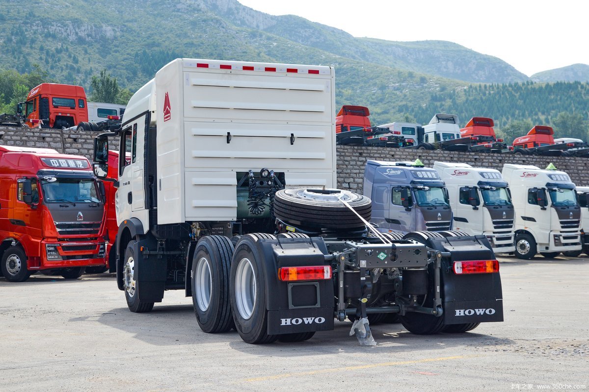 【图】中国重汽 HOWO TX重卡 460马力 6X4 CNG危险品牵引车(ZZ4257V384GF1CW)_实拍图片_1524663_卡车之家