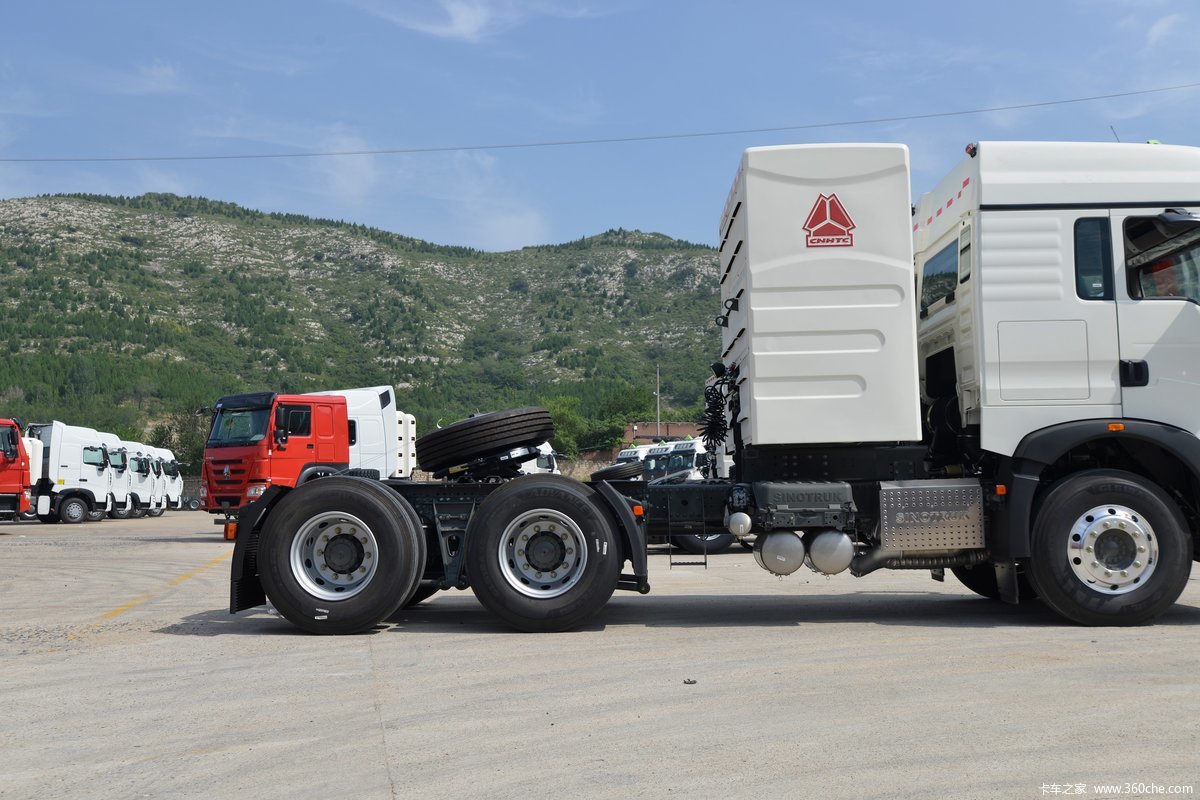 【图】中国重汽 HOWO TX重卡 460马力 6X4 CNG危险品牵引车(ZZ4257V384GF1CW)_实拍图片_1524764_卡车之家