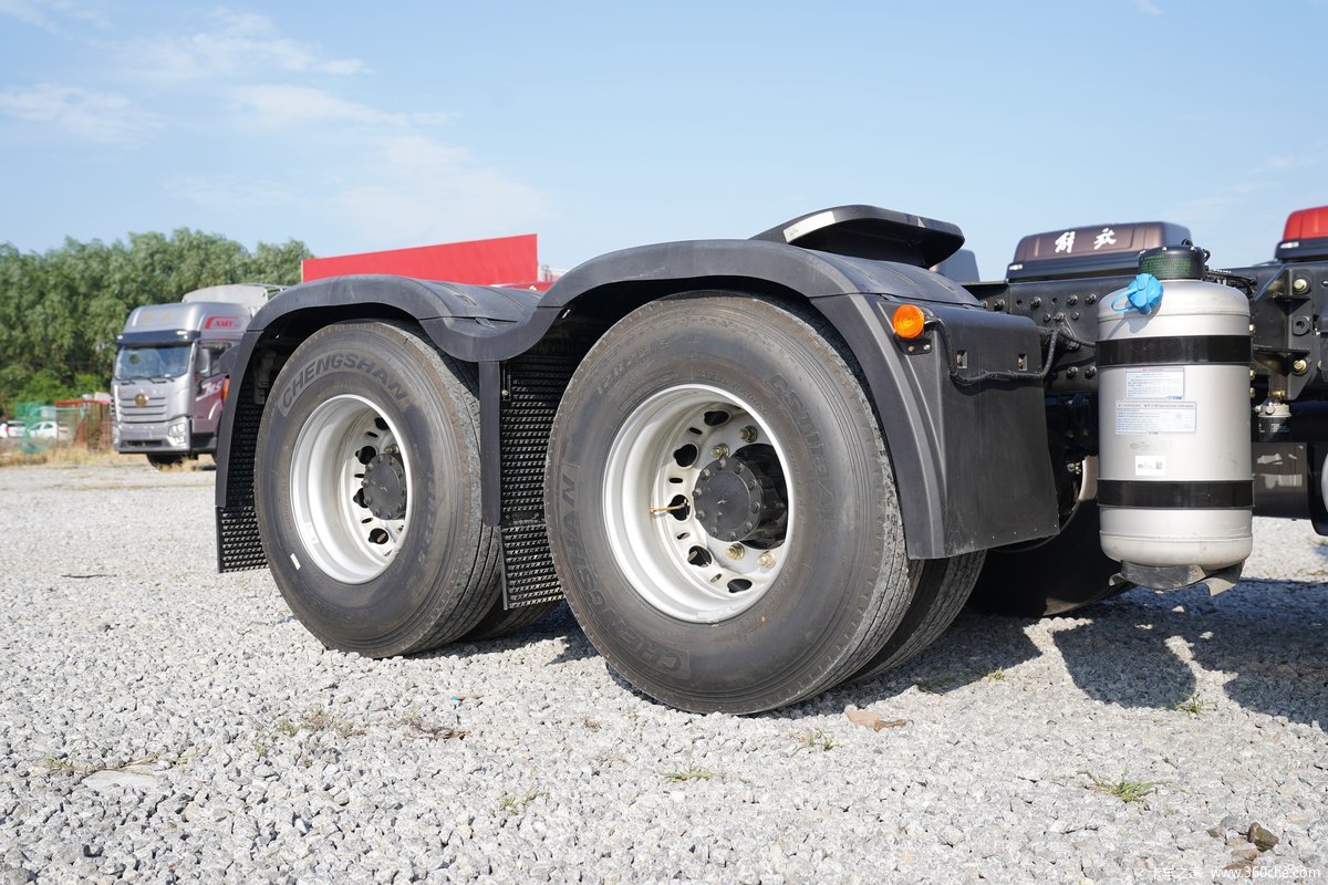 【图】一汽解放 J6P重卡 经典版 460马力 6X4 牵引车(国六)(CA4250P66K25T1E6)_实拍图片_1525193_卡车之家