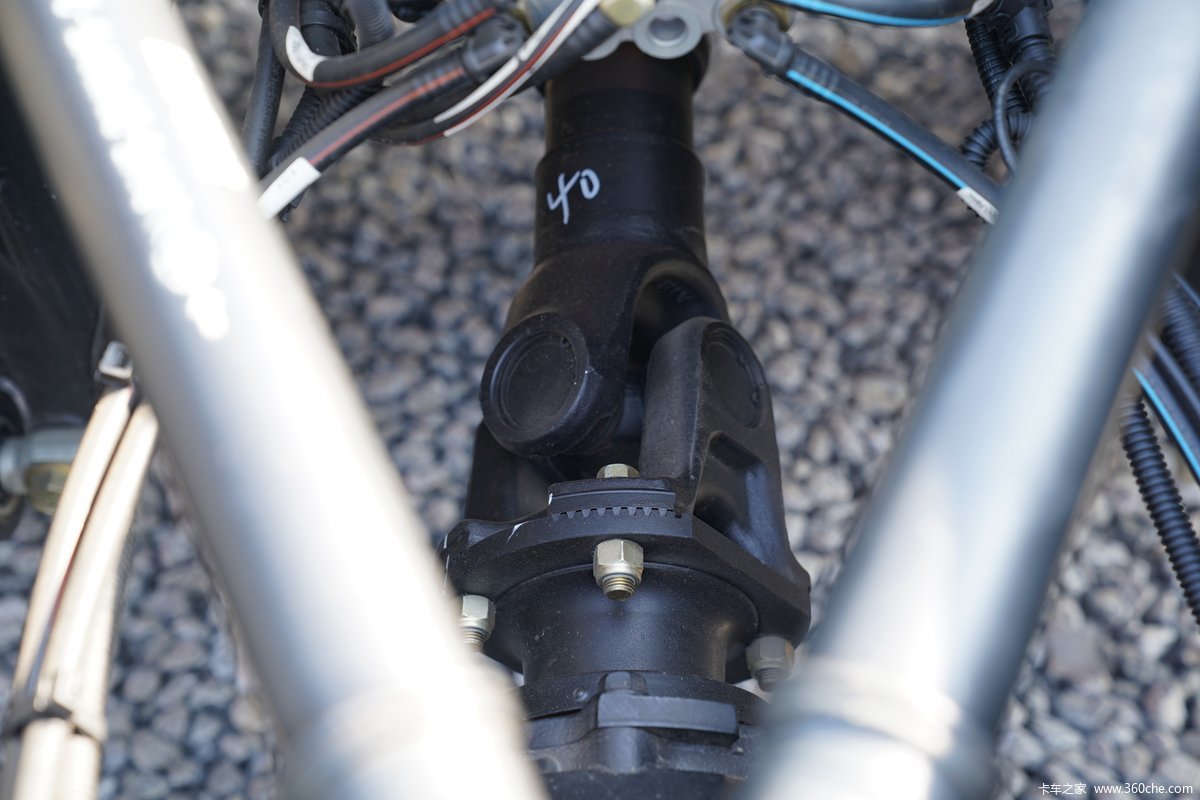 【图】一汽解放 J6P重卡 经典版 460马力 6X4 牵引车(CA4250P66K25T1E6)_实拍图片_1525193_卡车之家