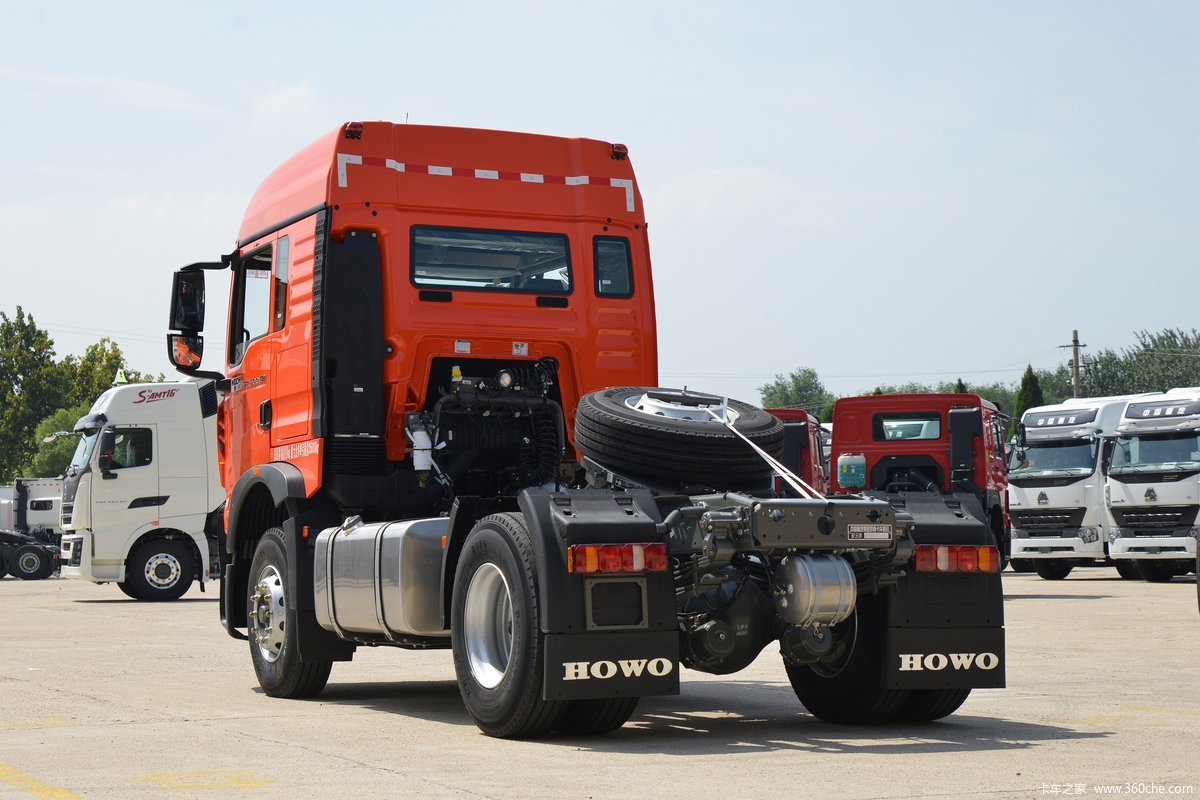 【图】中国重汽 HOWO TX重卡 400马力 4X2 牵引车(国六)(ZZ4187V361GF1)_实拍图片_1525728_卡车之家
