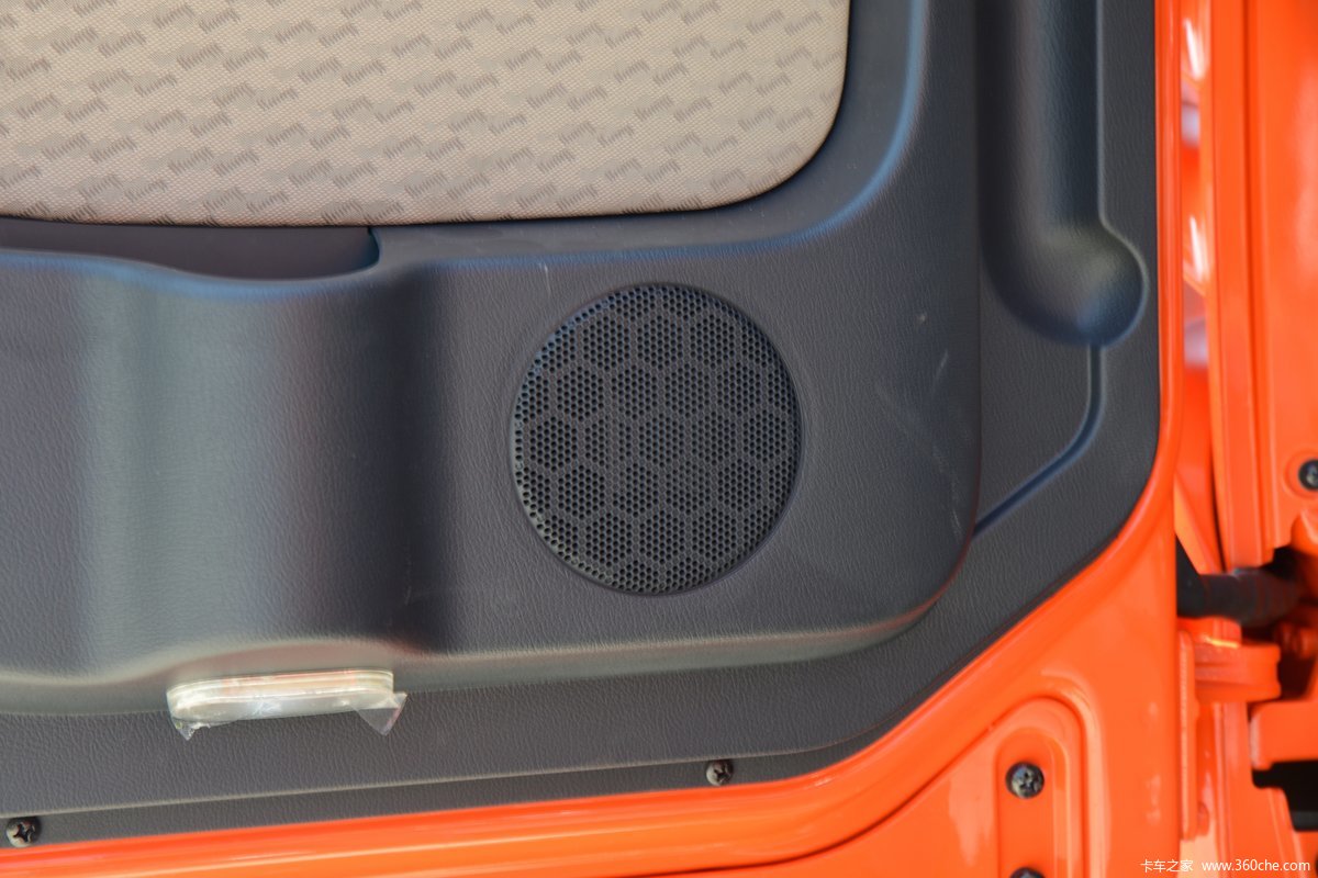 【图】中国重汽 HOWO TX重卡 400马力 4X2 牵引车(国六)(ZZ4187V361GF1)_实拍图片_1525800_卡车之家