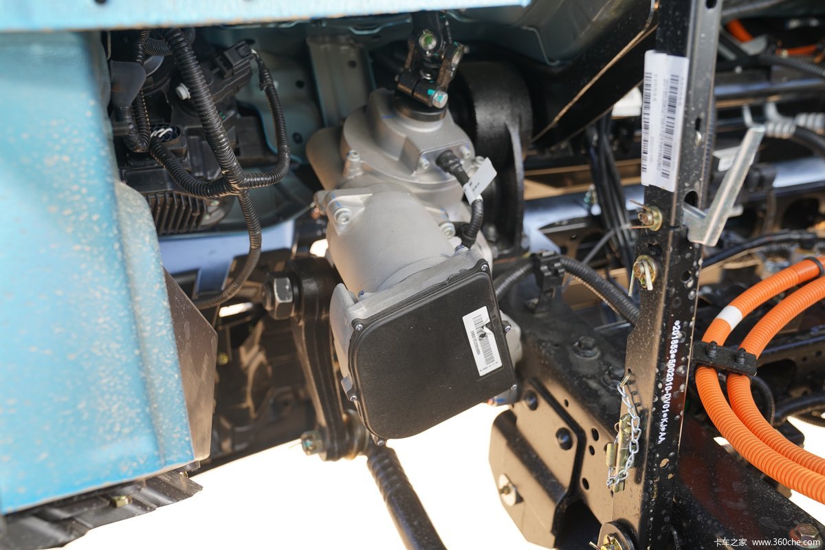 【图】飞碟 EW5 4.5T 4.18米单排纯电动厢式轻卡(FD5042XXYW68BEV-1)81.14kWh_实拍图片_1526452_卡车之家