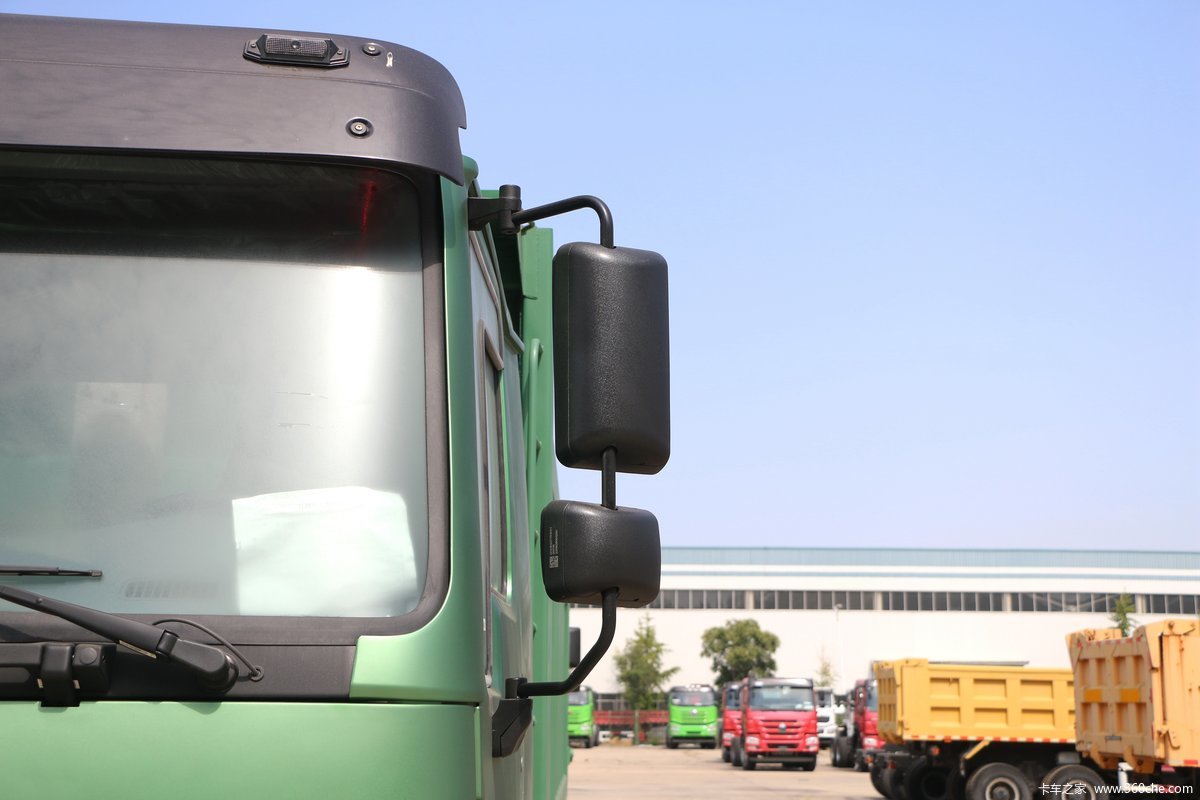 【图】中国重汽 HOWO-7 375马力 8X4 7.6米自卸车_实拍图片_1526972_卡车之家