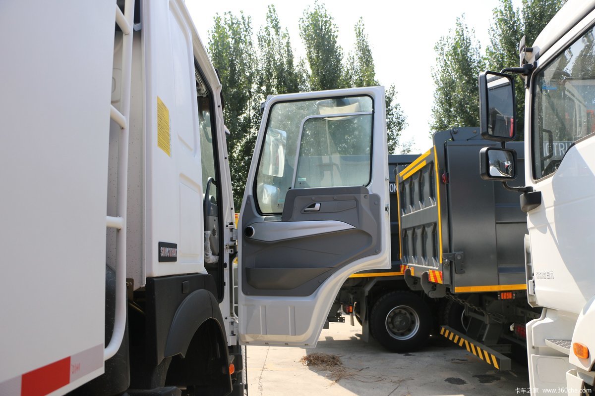 【图】中国重汽 HOWO-7 375马力 6X4 6.8米自卸车_实拍图片_1528460_卡车之家