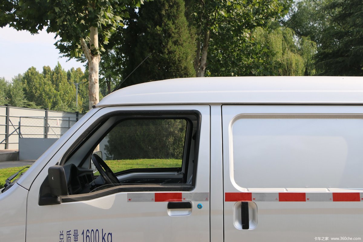 【图】五菱之光 2020款 实用型 2座 76马力 1.2L封闭货车_实拍图片_1530346_卡车之家