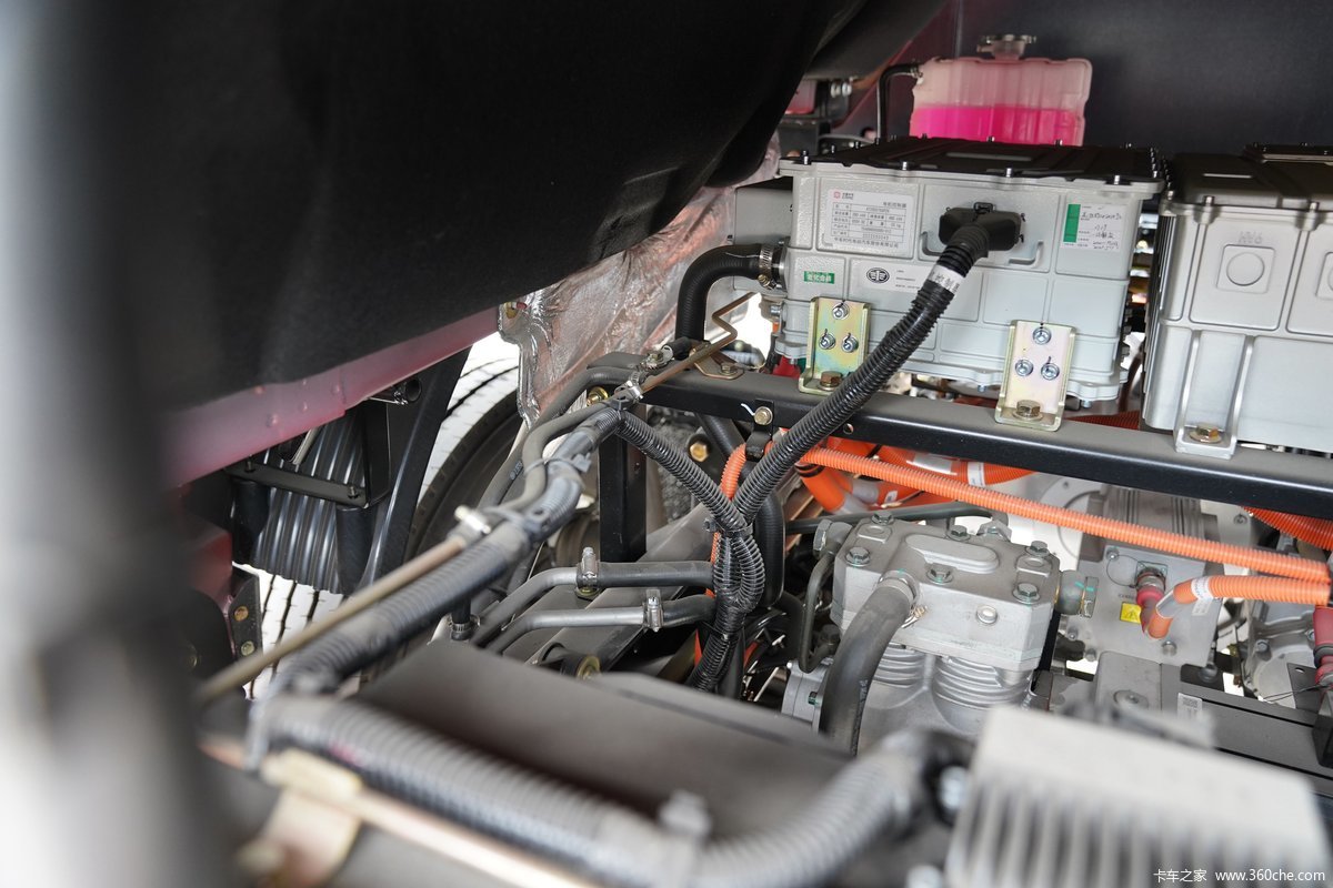 【图】一汽解放 J6P重卡 6X4 纯电动换电牵引车(CA4250P66T1BEVA2)350.07kWh_实拍图片_1531233_卡车之家