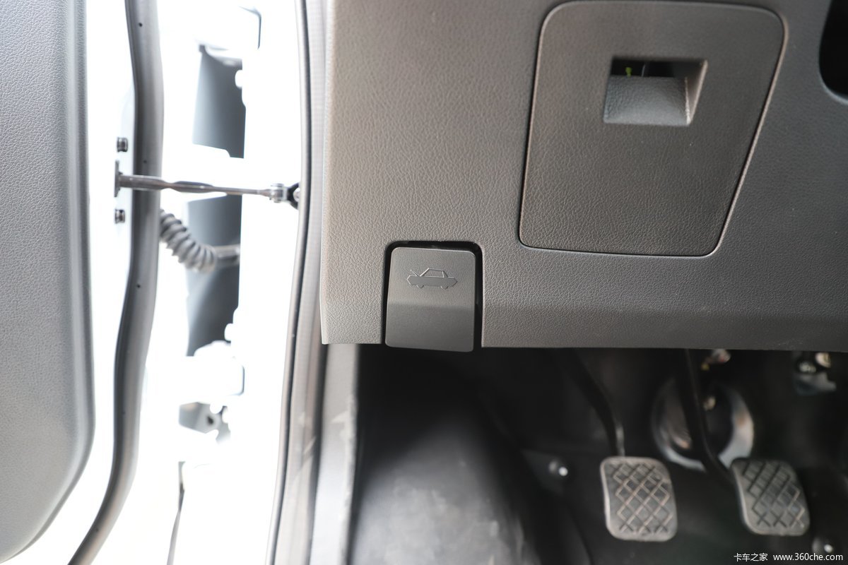 【图】金杯 金海狮 2021款 旅行狮 112马力 1.5L 6座多用途乘用车_实拍图片_1540136_卡车之家